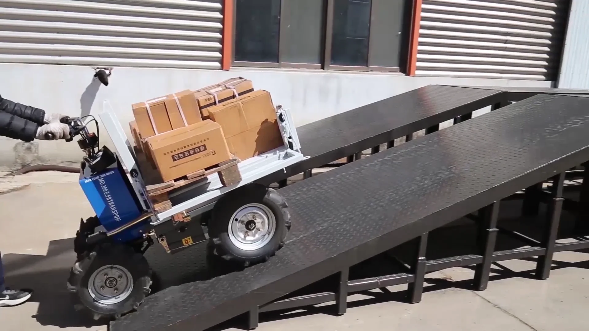 Chinese Elektrische 250kg 300kg Elektro Mini Wheel Flat Box Dumper With ...