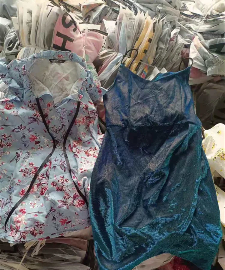 Second Hand Clothes Dress Short Sleeve Skirt Pants Suspender Vest T ...