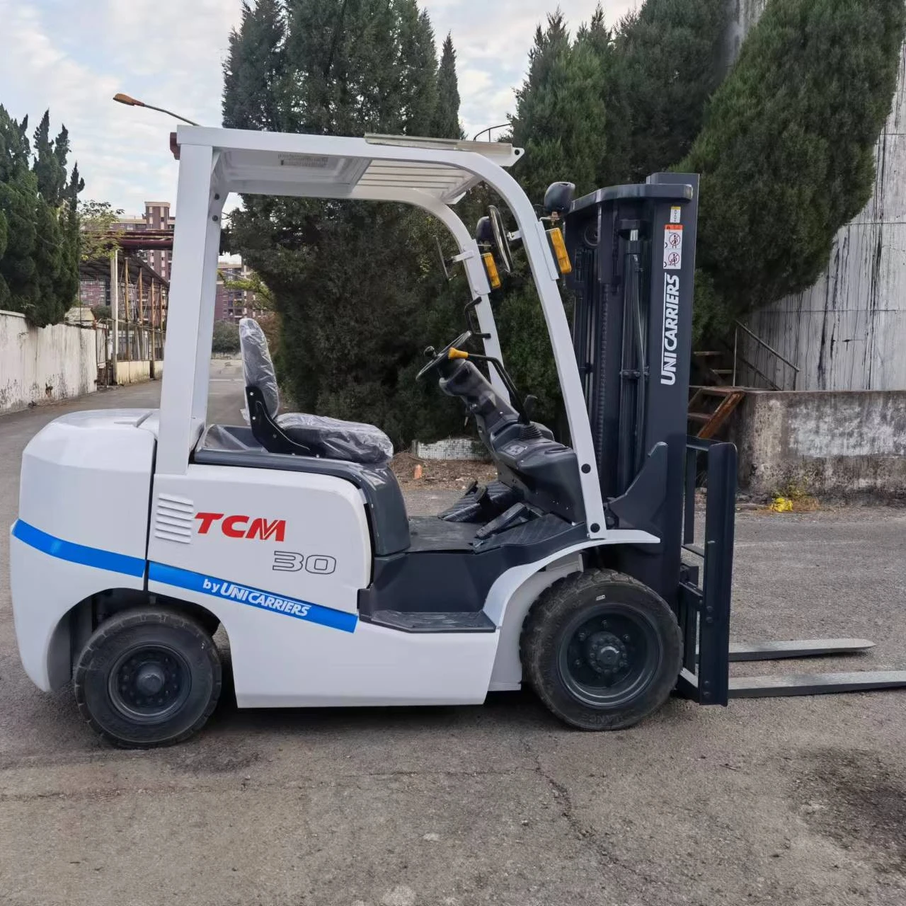 Second Hand TCM FD30 diesel fork lift in Stock on Sale TCM FD30 diesel ...