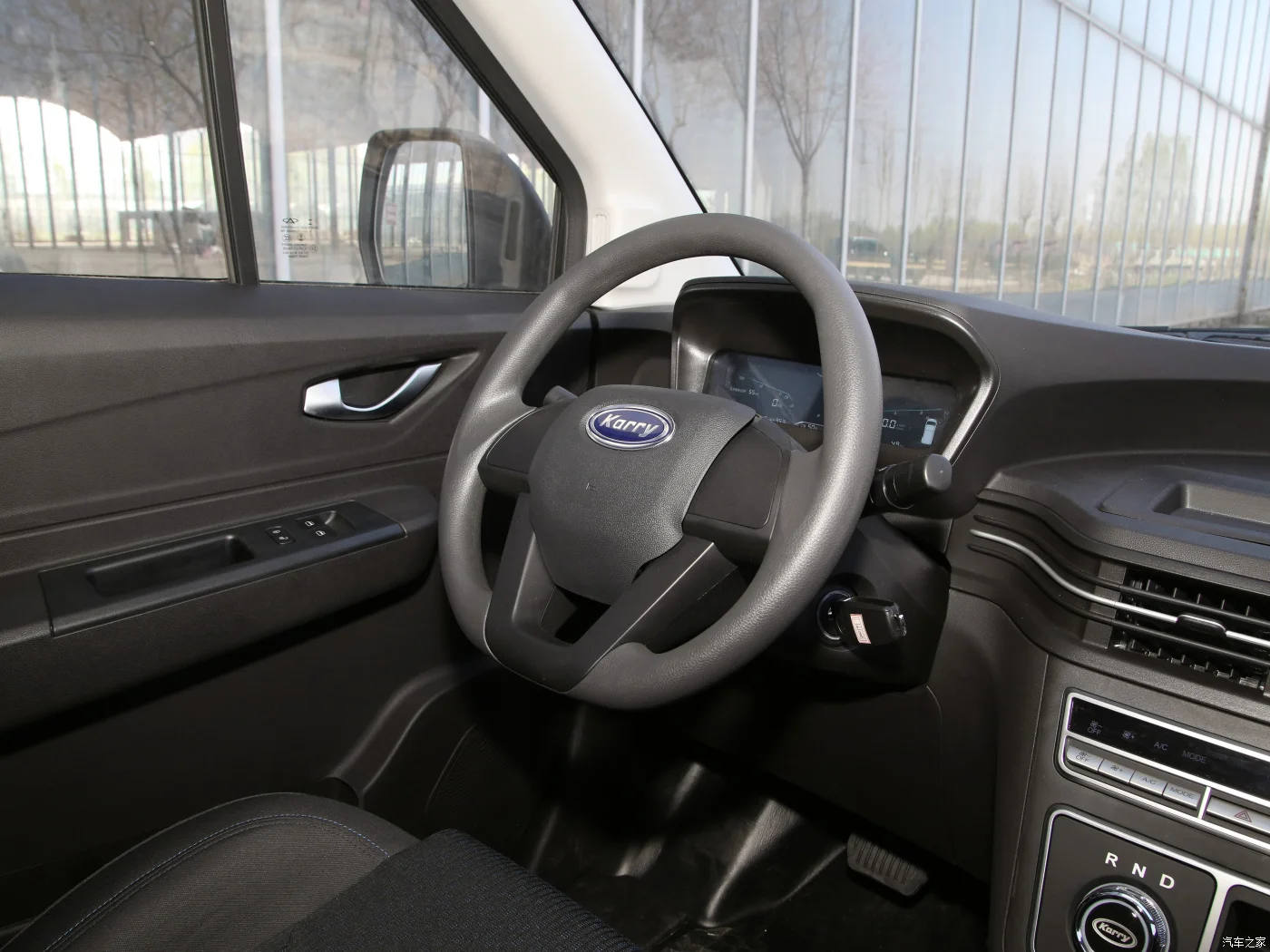 Karry Dolphin EV Cargo Van 2022-2023 - 350km Range RWD Van