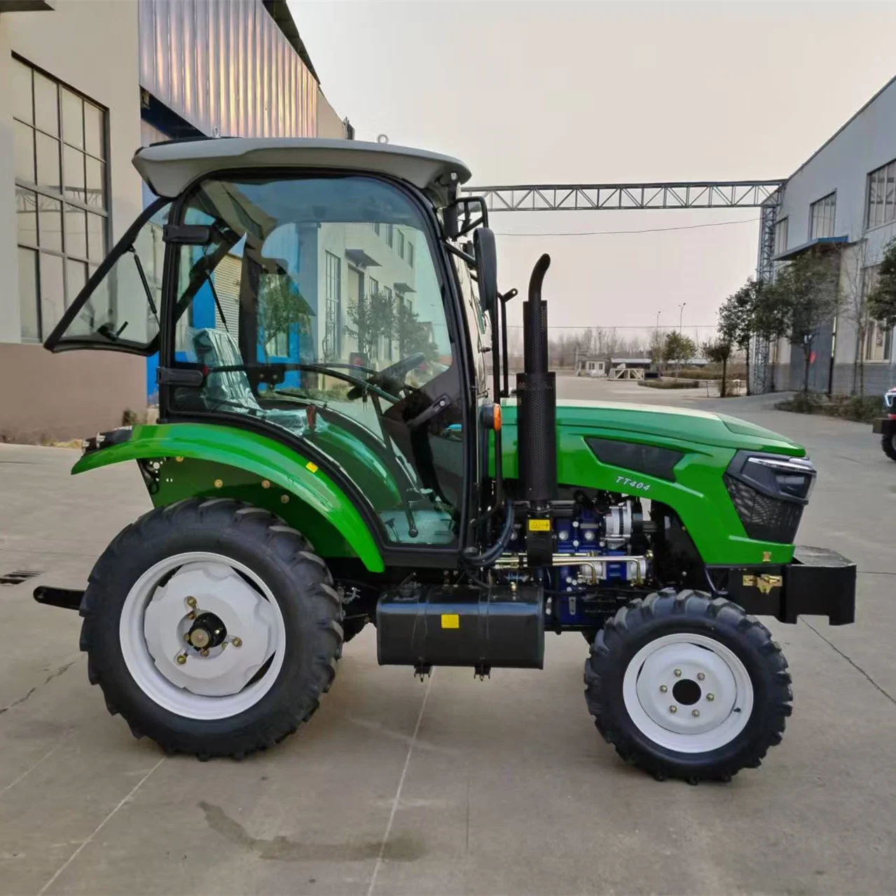 Multifunctional 4WD Tractors - Efficient Farming Solutions