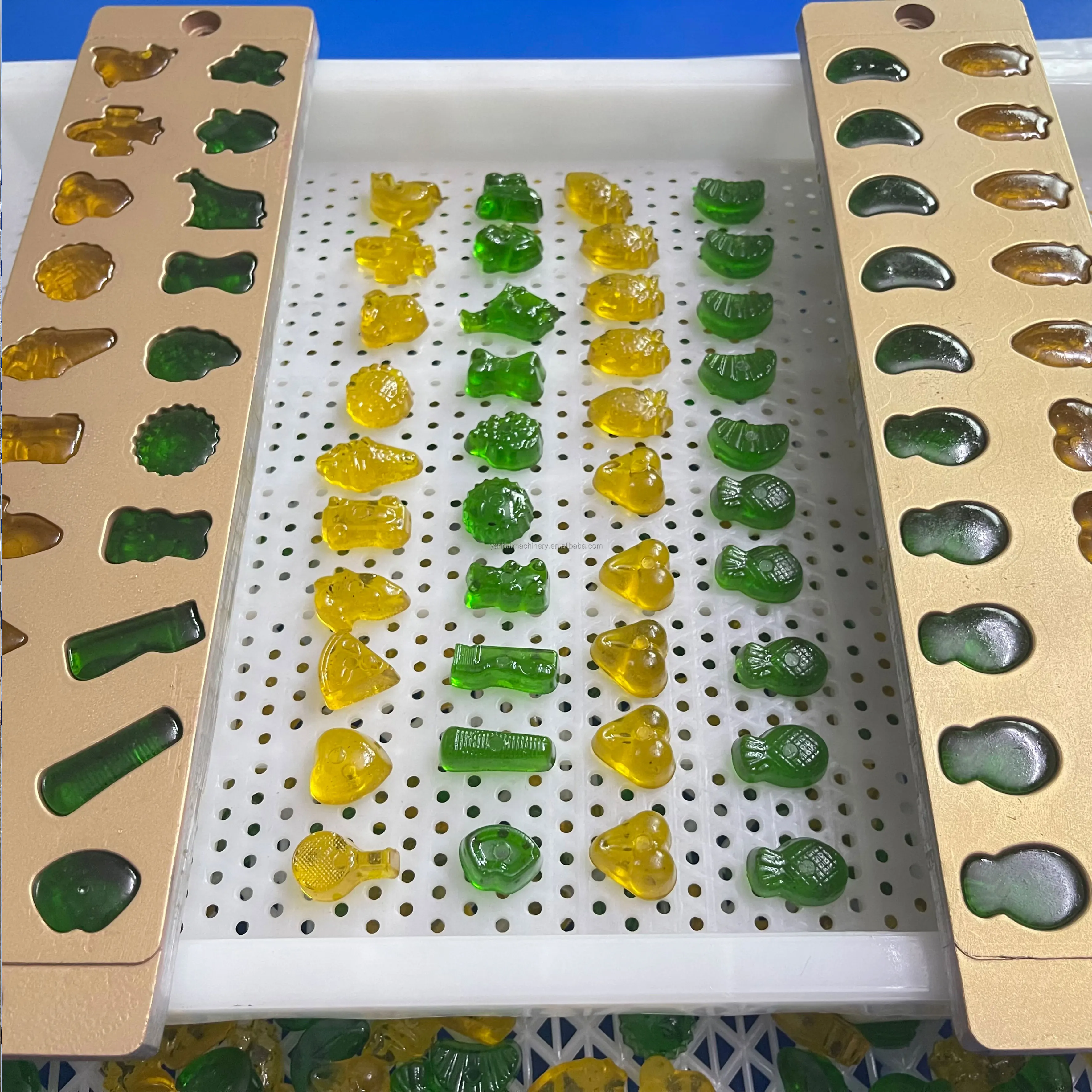 Small Scale Gummy Mold Universal Depositor Semi Automatic Sugar Mint ...