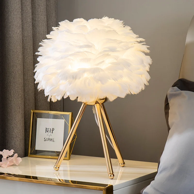 Customized Professional Feather Table Decor Bedroom Feather Table Lamp ...