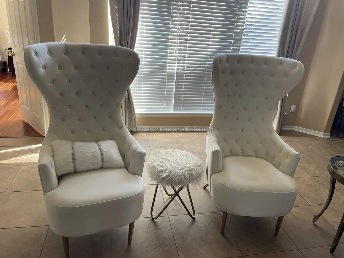 Modern Classic Style Button Tufting High Back Chairs