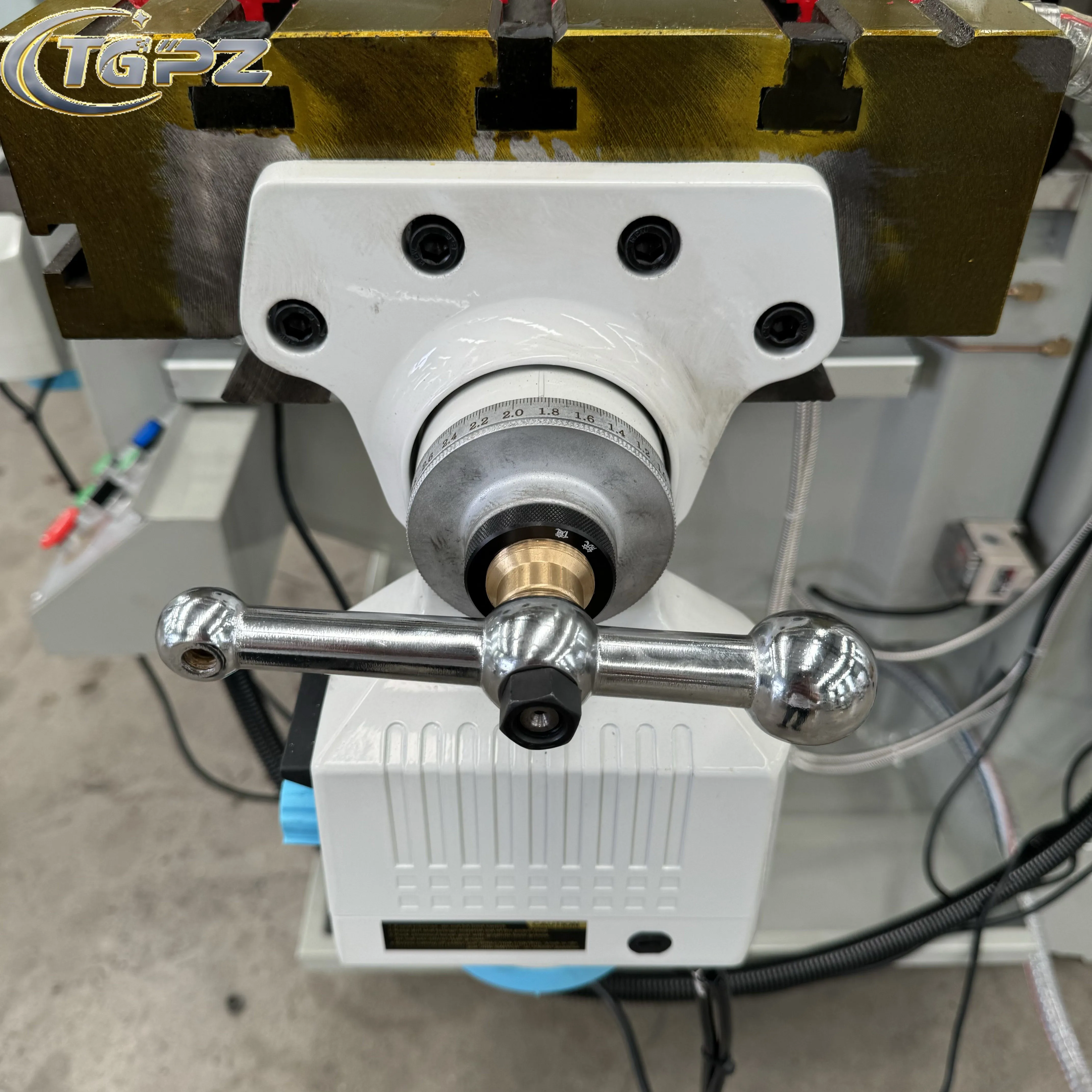 4H Digital Display Vertical Turret Milling Machine 220V Voltage ...