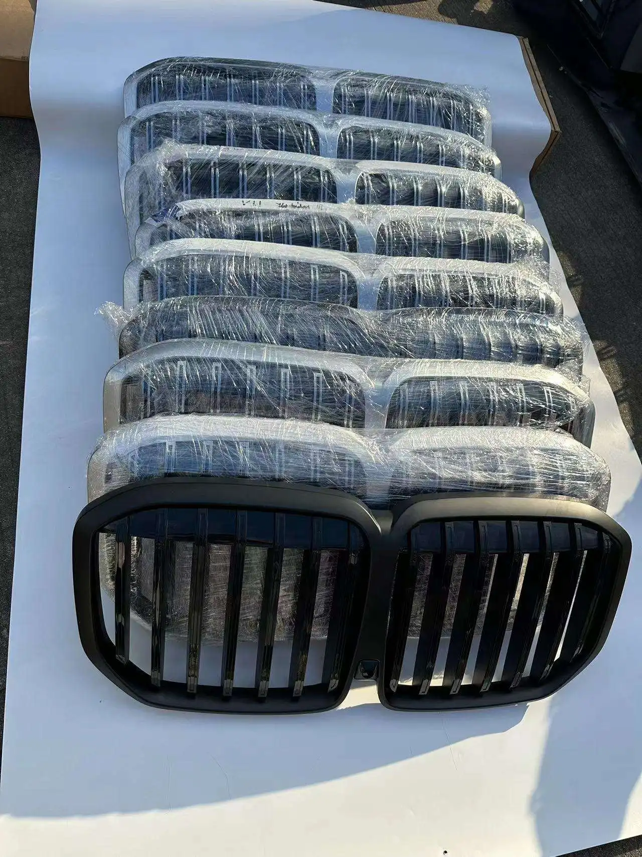 For BMW G07 X7 X5L X6 G05 Bumper Grille Smooth Black Double Seam Grille G07 X7 X5L X6 G05 ...