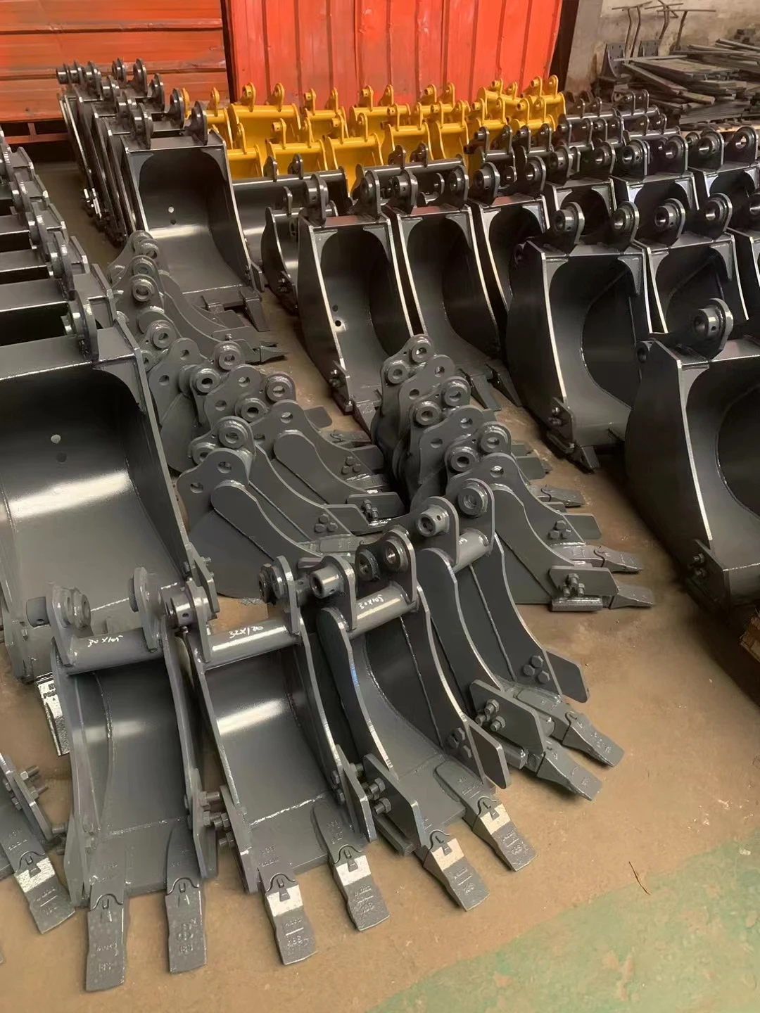 Standard Bucket Size - Heavy Duty Mining Excavator Attachments