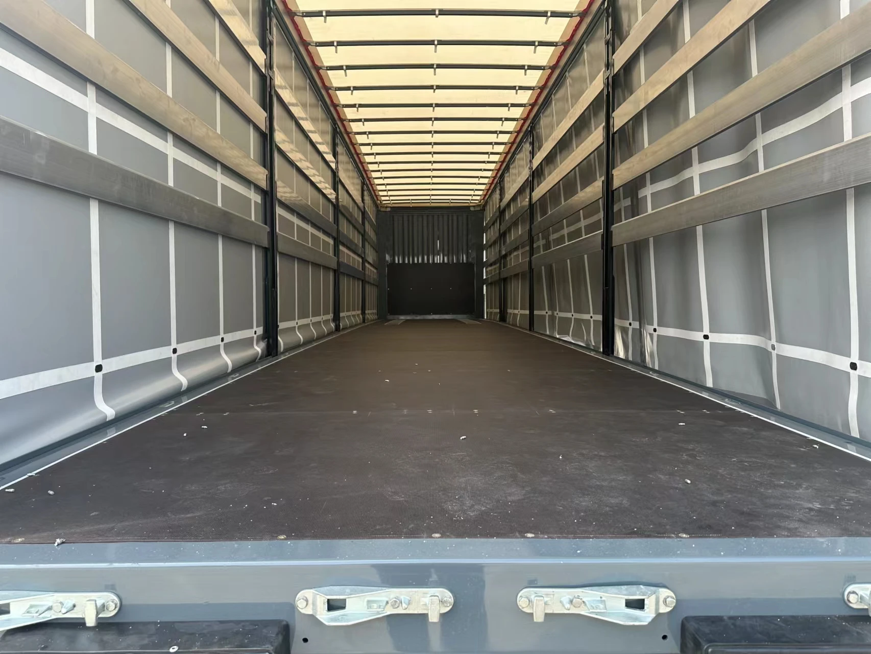 Manufacturer Full New 3 Axles Van Type Enclosed Box 40t 50t Side ...