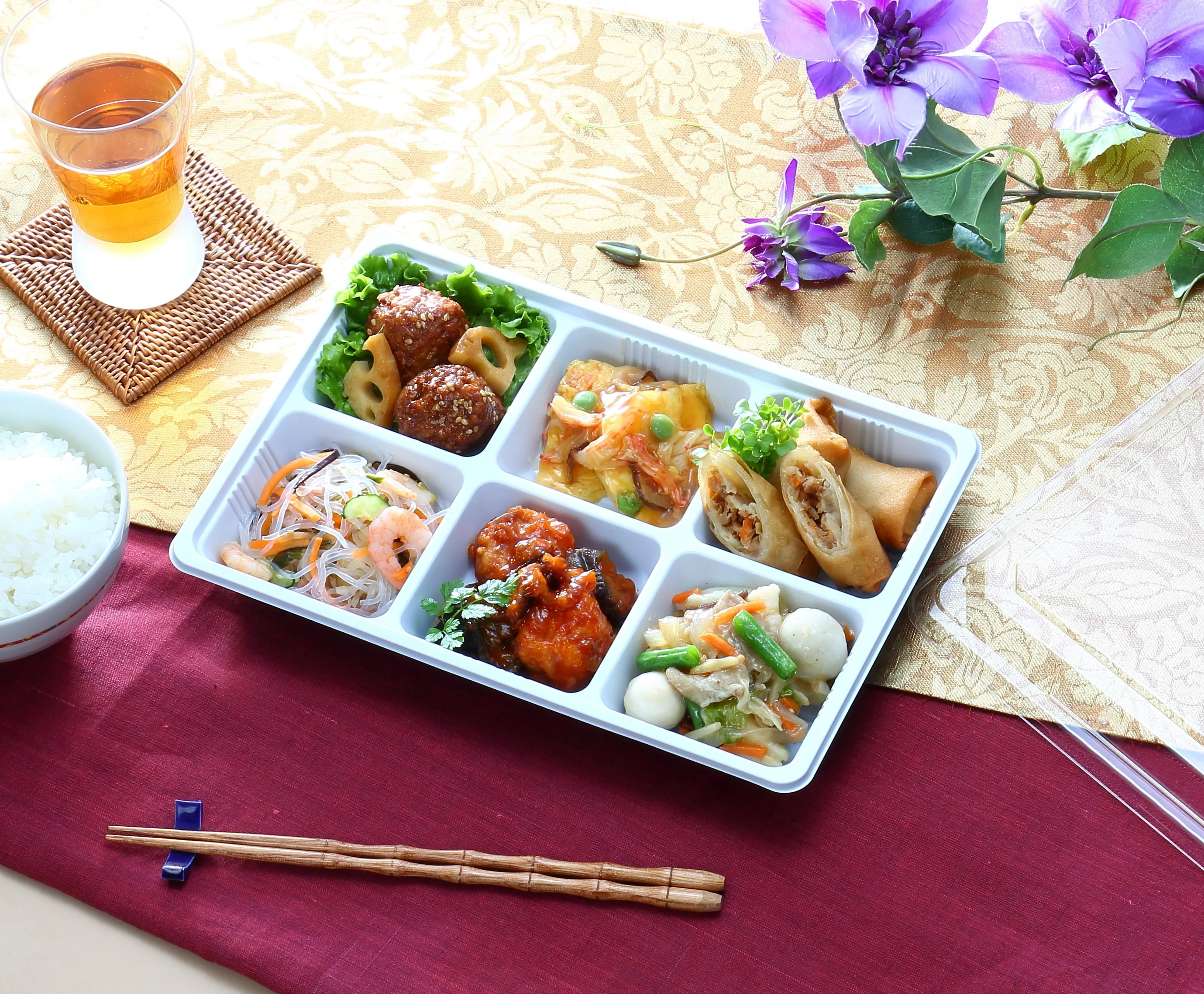 Japanese Disposable Plastic Bento Lunch Box White 6 Compartment ...