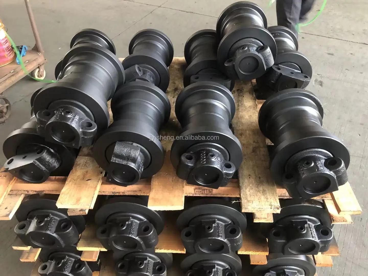 Doosan Dx225lc Track Bottom Excavator Lower Roller - Buy Excavator ...