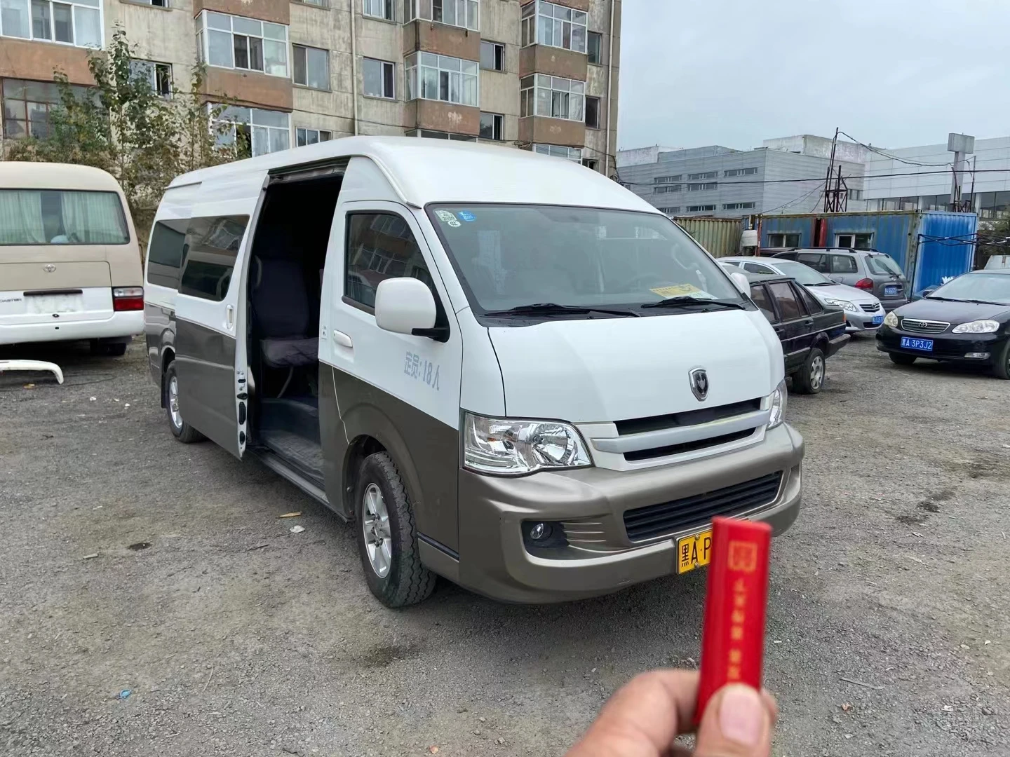 Jinbei Hiace Bus - 16 Seater Customized Mini Bus for Sale
