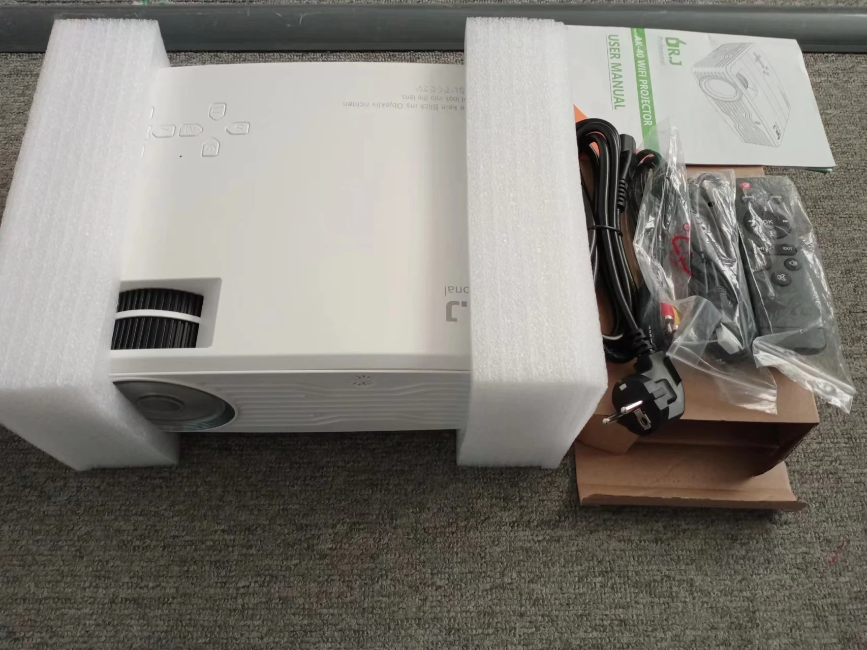 Portable 5g Wifi 3d Full Hd 1080p Outdoor Movie Home Theater Beamer ...