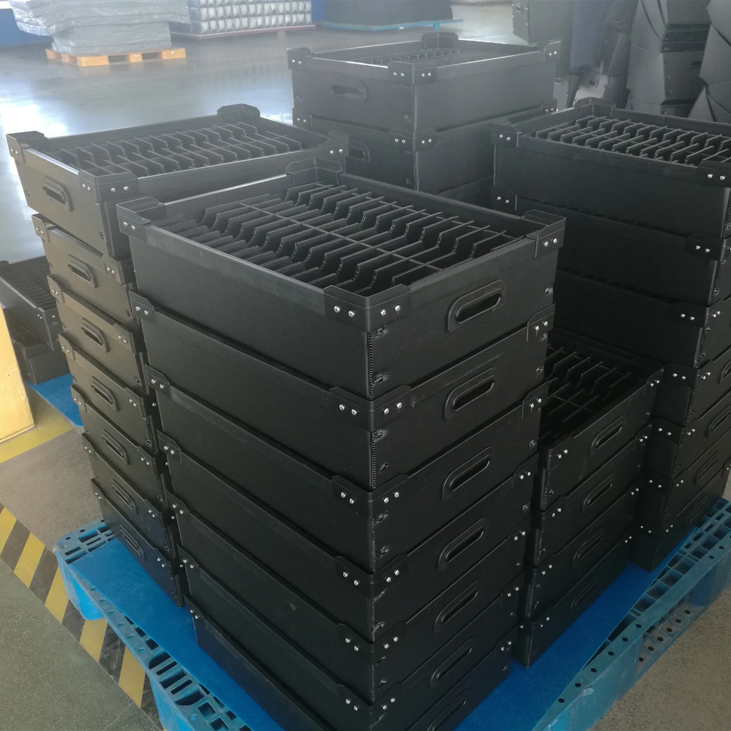 Conductive And Electrostatic Bins Containers Trays Totes Esd Pp ...