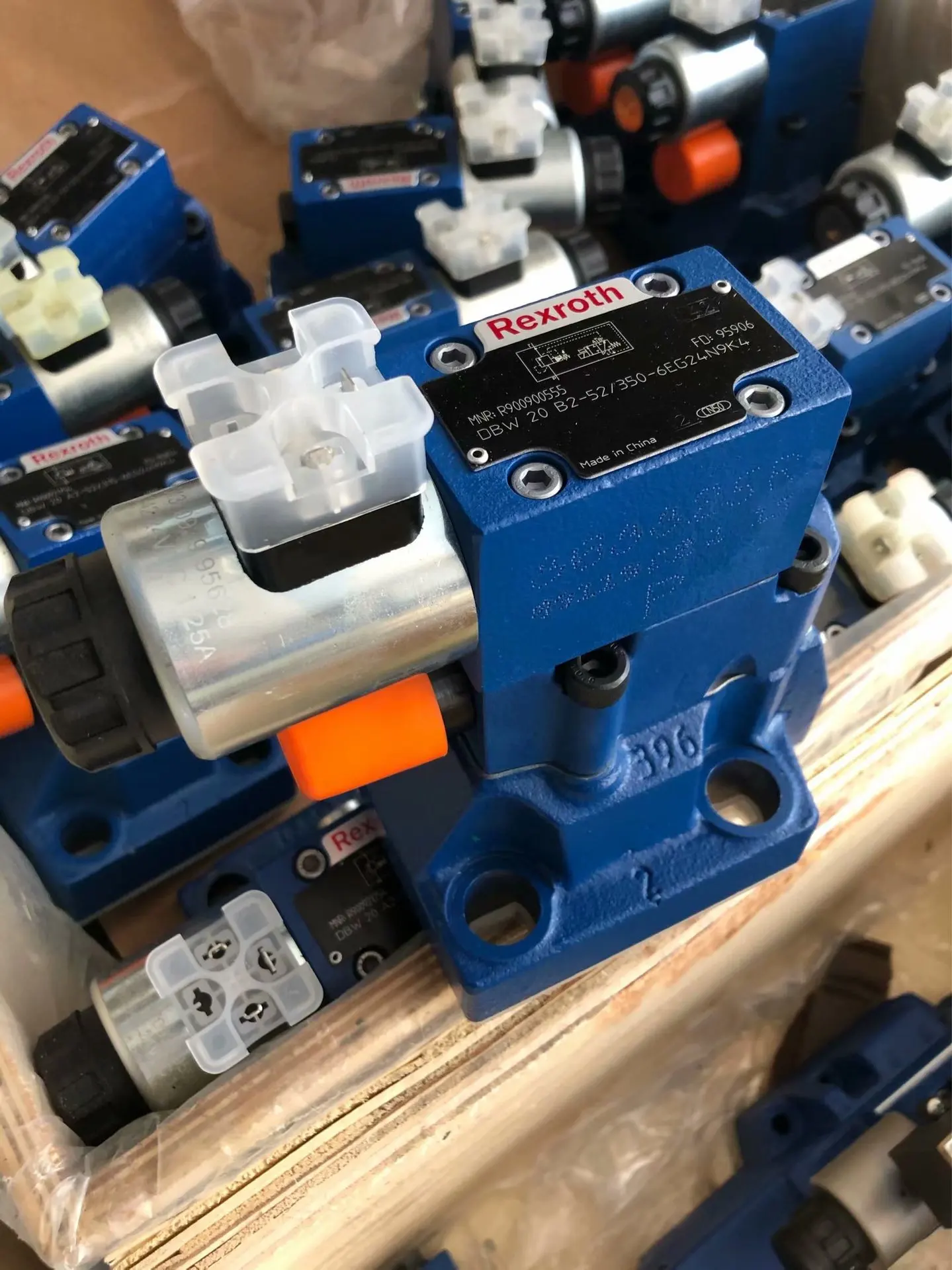 Rexroth Hydraulic Solenoid Directional Electromagnetic Valve - Buy Dg4v ...