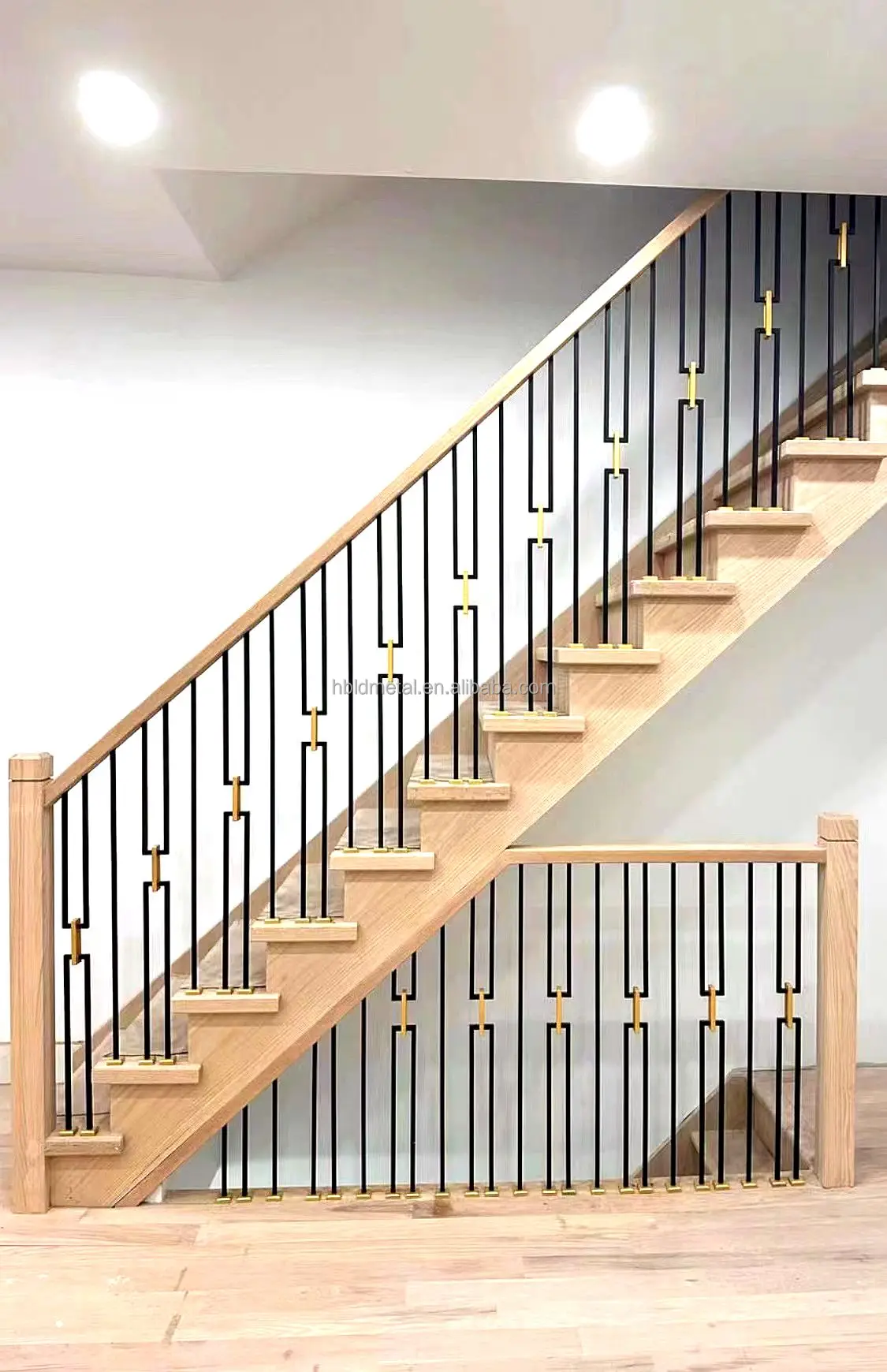 LD Golden Hollow Chain Link Iron Staircase Spindle with Golden Chain ...