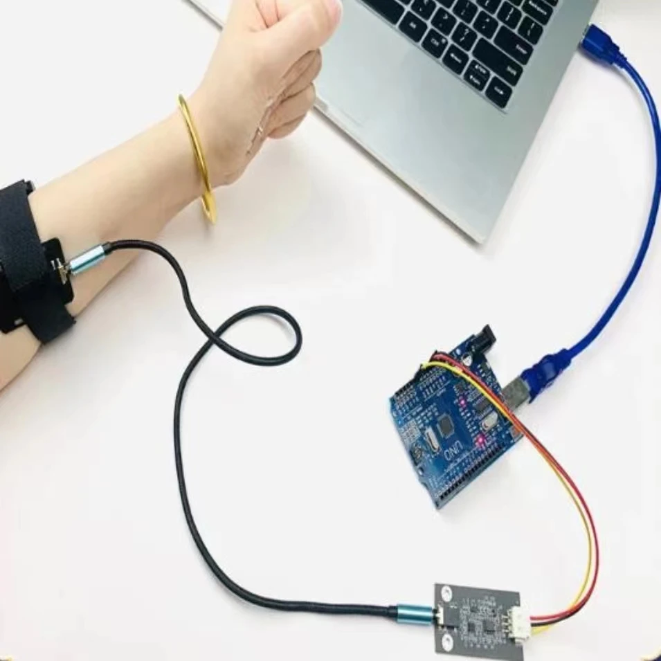 Dry Electrode EMG Sensor - Intelligent Signal Acquisition
