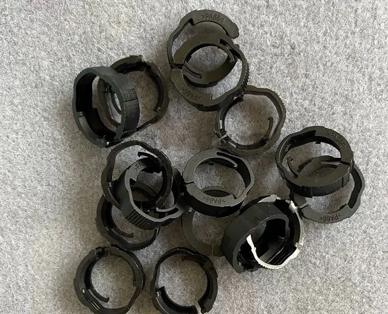 SITRAK C7H 3.1CM Urea Pipe Cramp PA66 VOSS - Reliable Replace