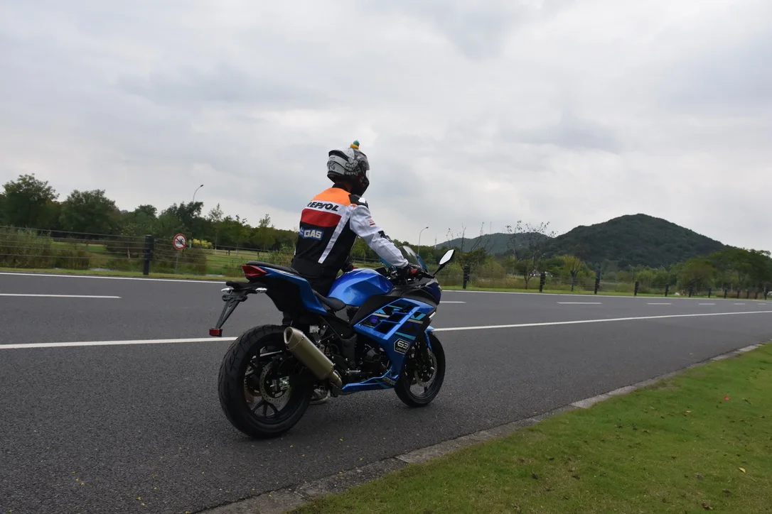 MADEFOR 400cc Cruiser Motor Bikes - Legal Racing Engines