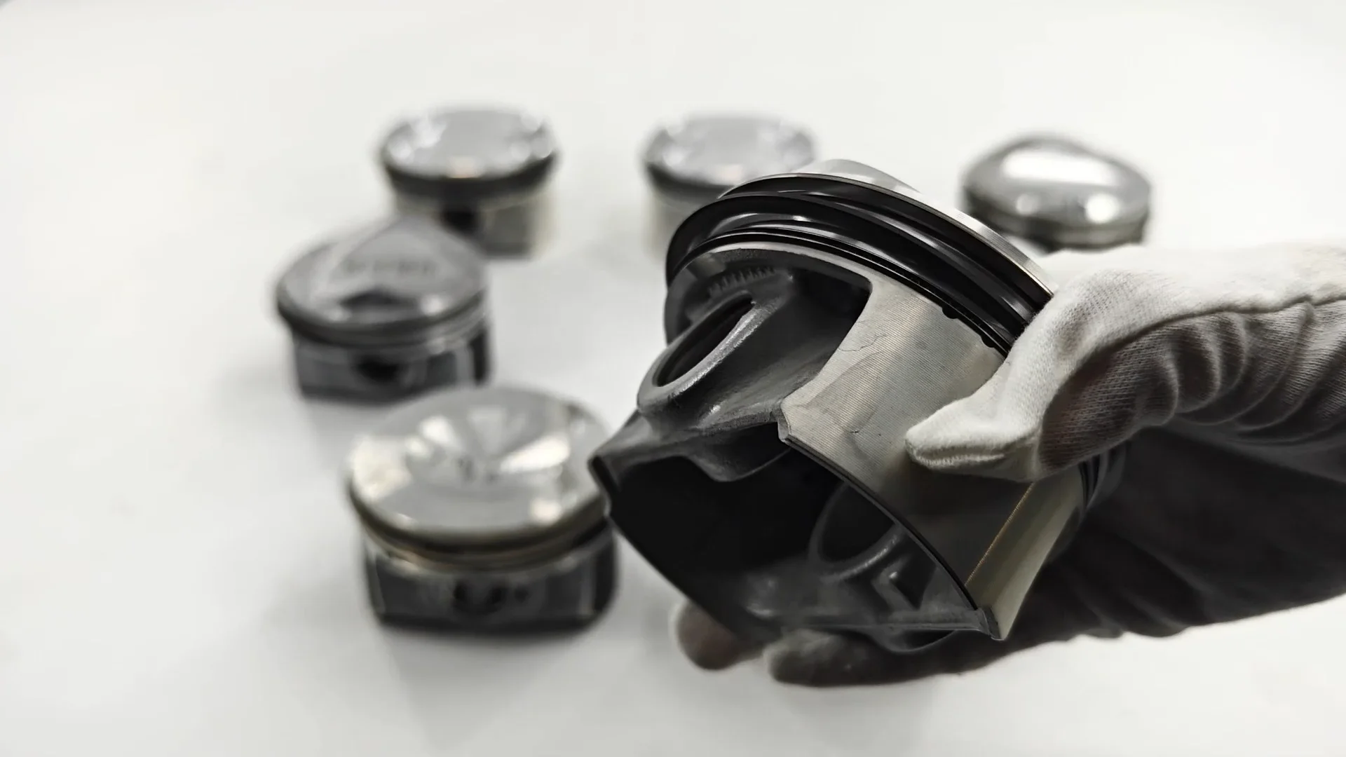 Top Quality Auto Parts Piston Assembly Piston Ring Set For Chrysler 2.8 ...