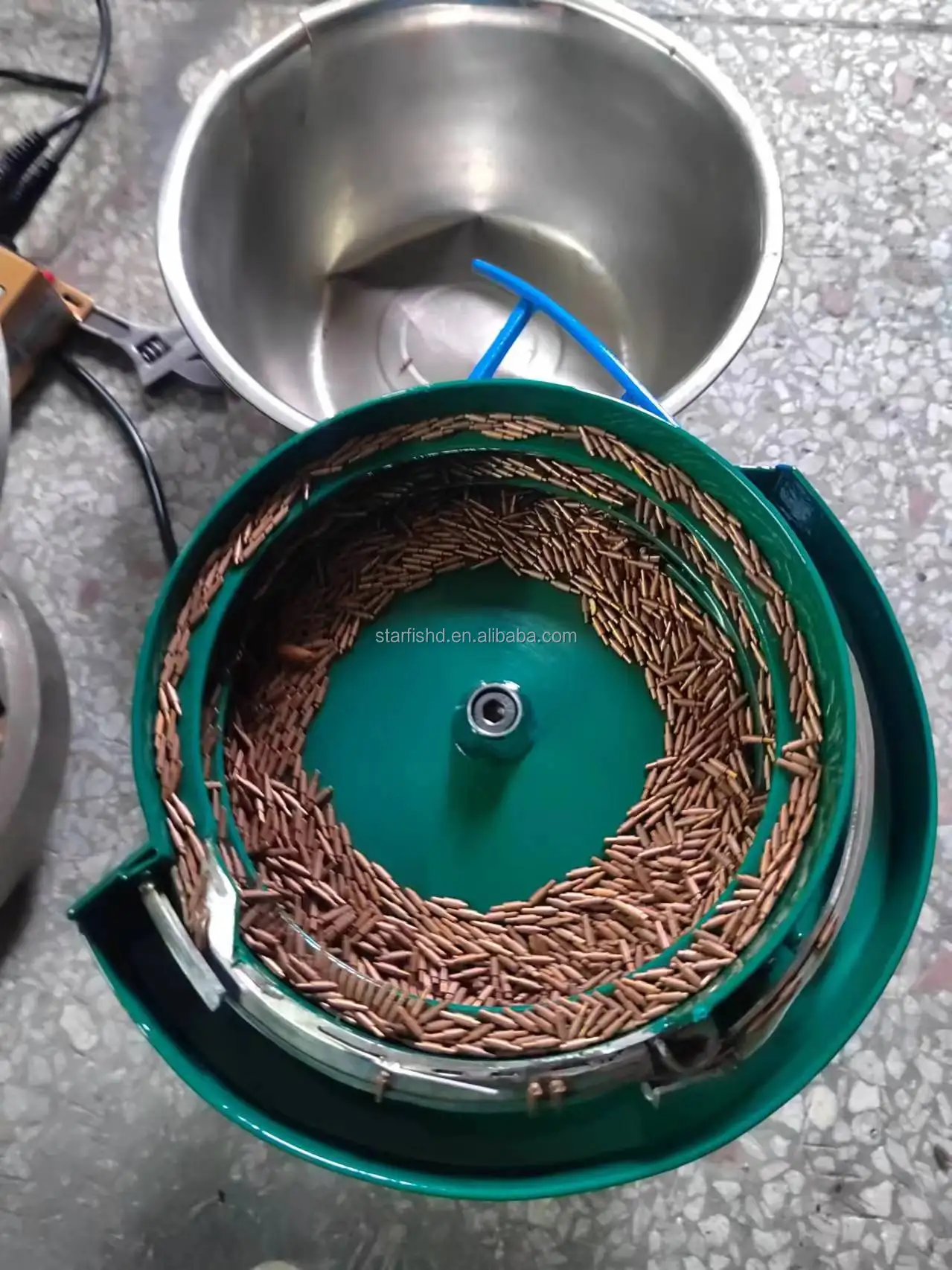 Vibratory Feeder Pump Sprayer Cap Vibratory Bowl Feeder