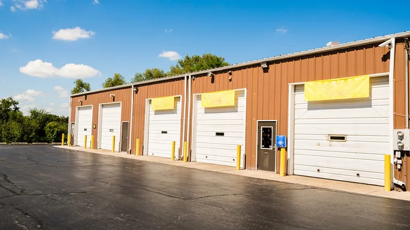 Luxury Modern Design Light Steel Structure Prefabricated Auto Shop ...