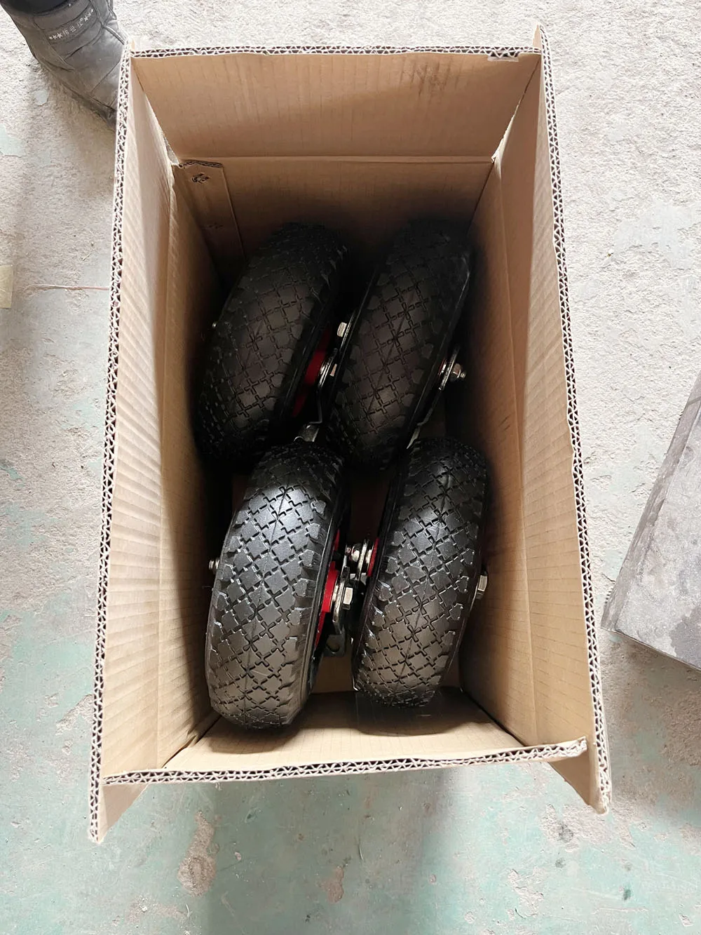 8 Inch Heavy Duty Industrial Pneumatic Casters 2.50-4 Heavy Duty ...