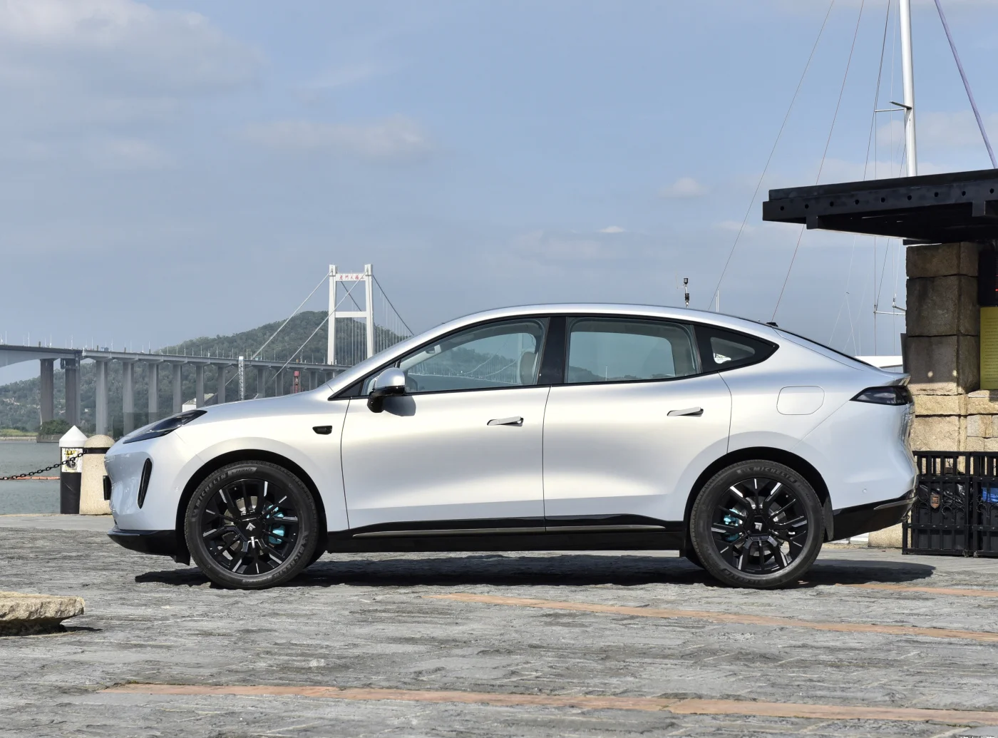 Pure Energy Edition Vehicle 183km/h High Speed For Aion Hyper Ht ...