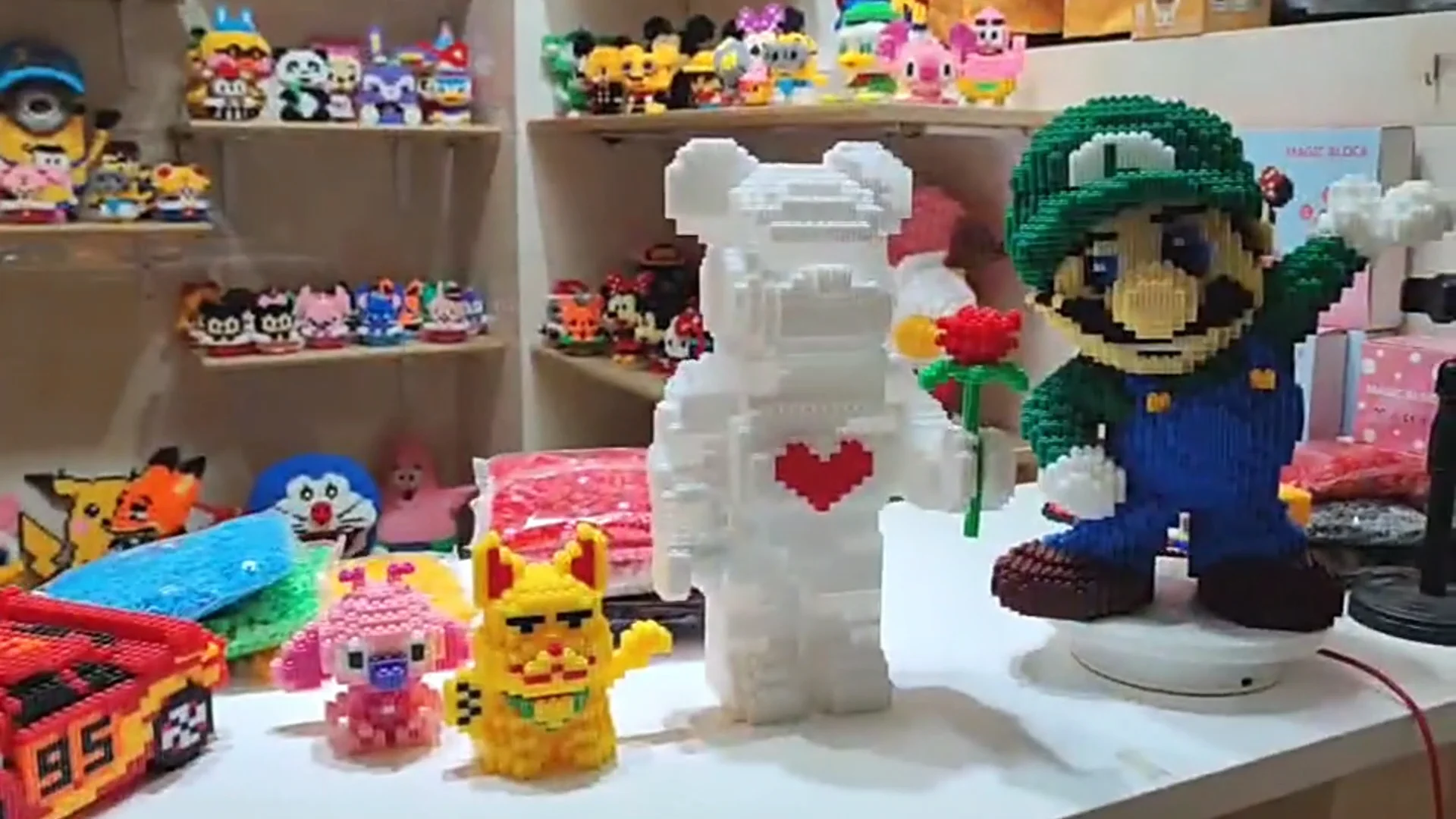 Hot Sale Diy Mini Cartoon Character Building Block Sets Gifts Brick ...