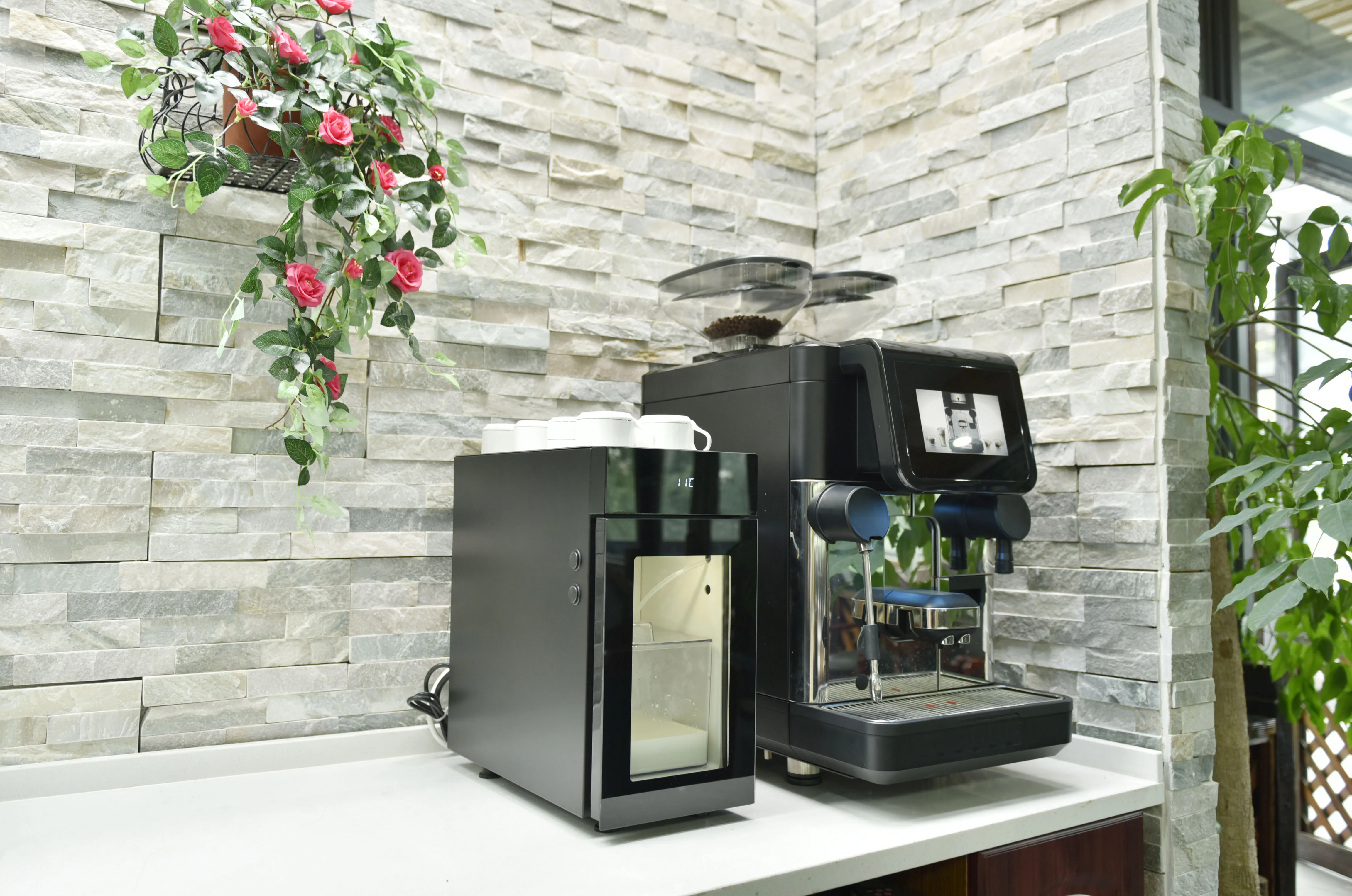 8.5L Milk Cooler for Coffee Bars - Efficient & Reliable