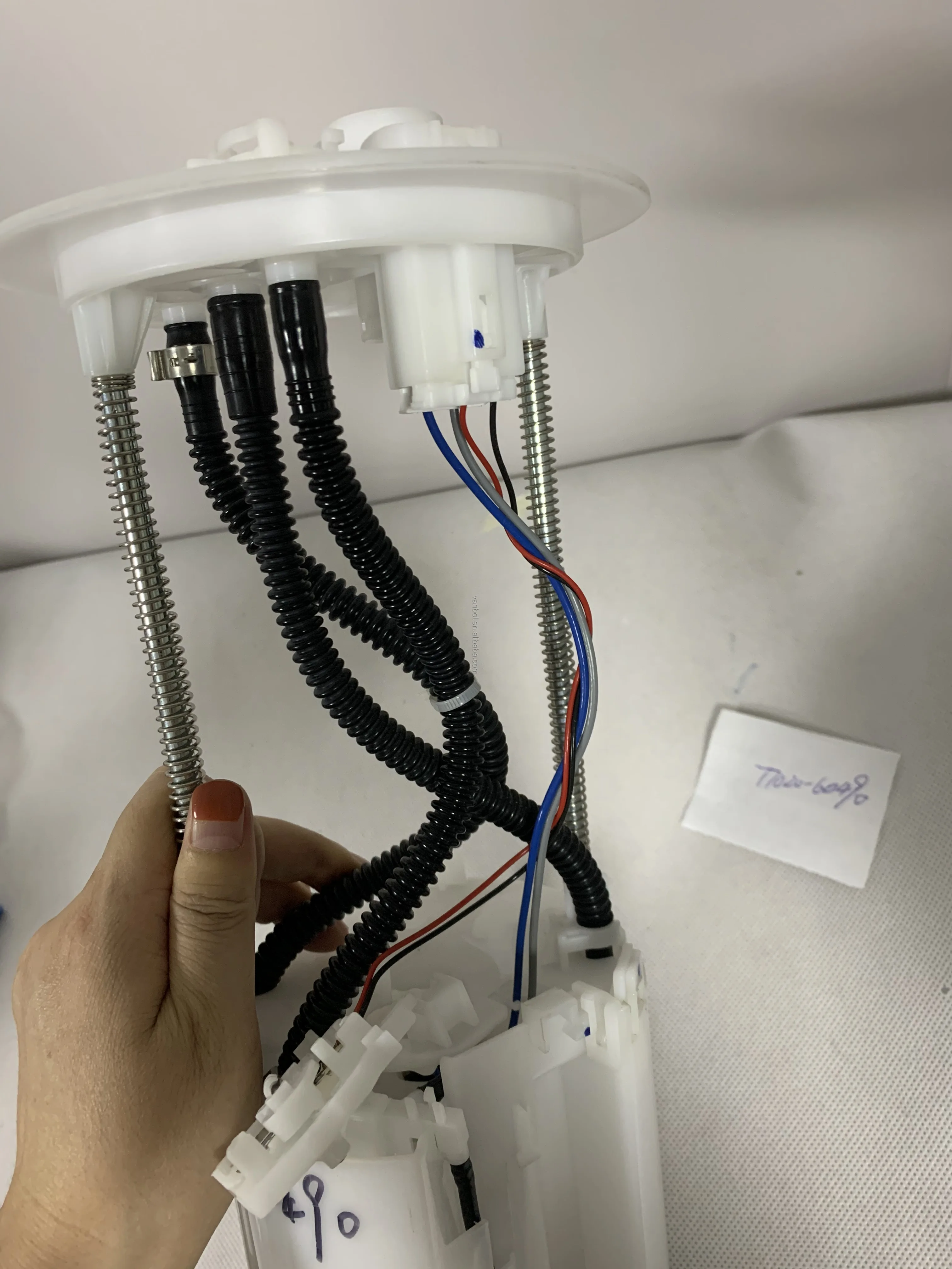 Fuel Pump Assembly 77020-60490 for Toyota Land Cruiser Prado GRJ200 ...