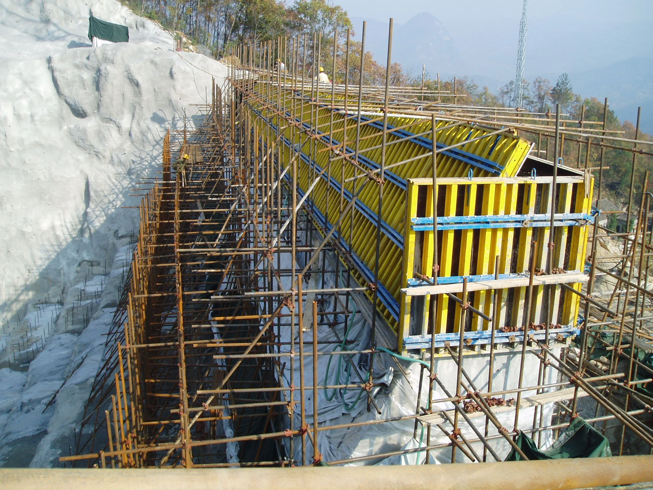 Solid And Durable Formwork System Adjustable Square Shape Peri Concrete ...