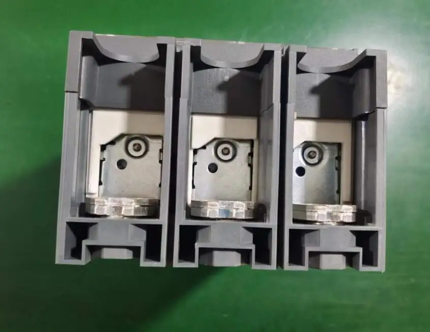 Easypact CVS Series Moulded case Circuit Breaker 4P 36KA TMD MCCB ...