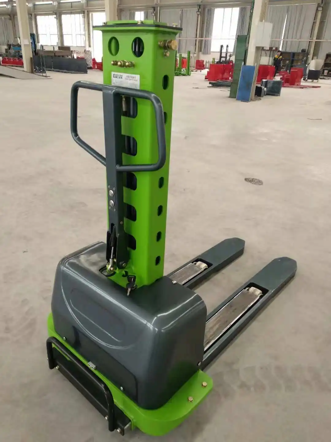 500kg Electric Self Loading Stacker - Elevator Pallet Truck