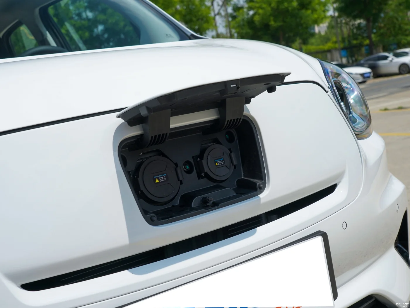 Leap Motor T03 - 403km Range Electric Car in Pakistan