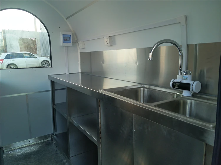 Versatile Outdoor Mobile Food Carts - Perfect for Any Business