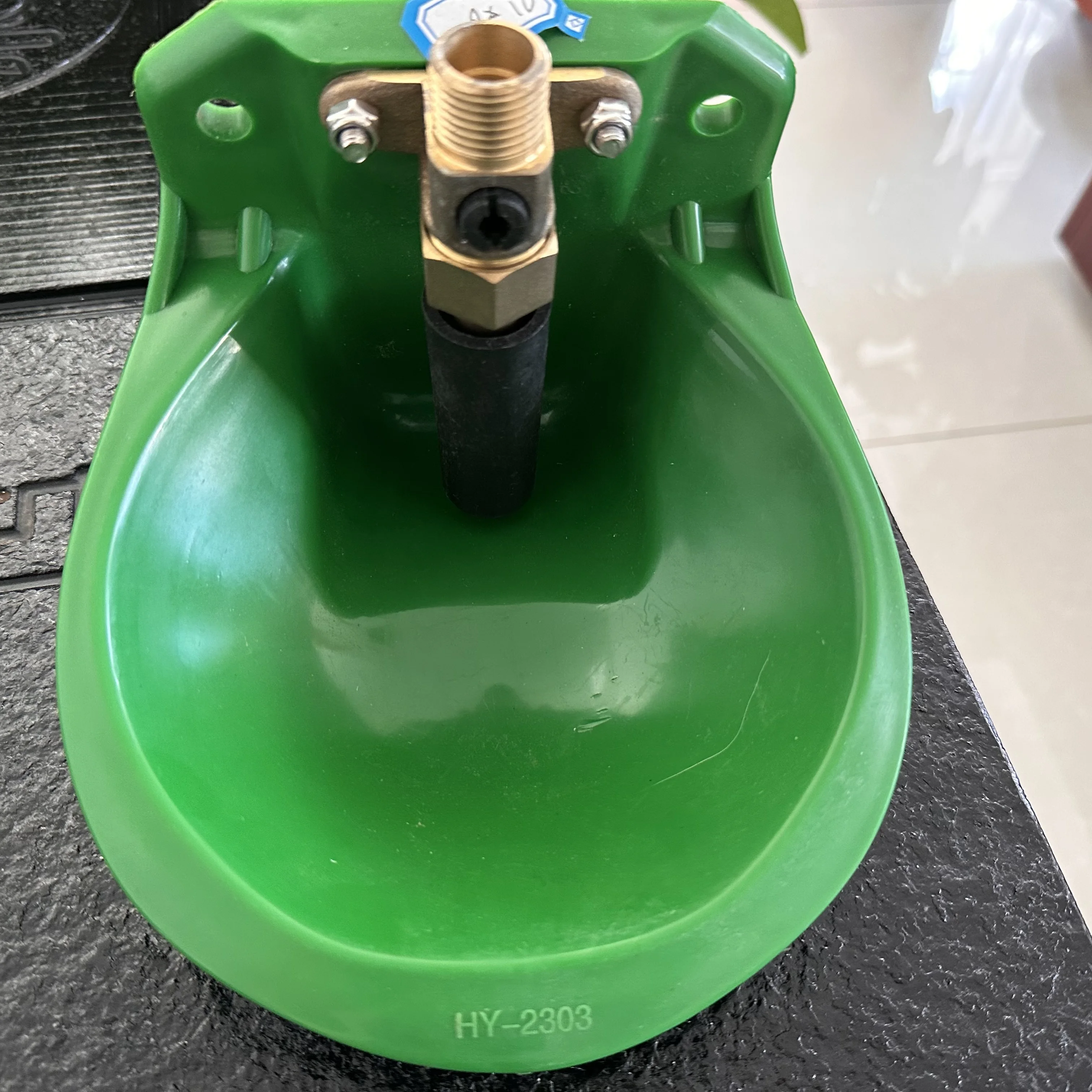 High Quality Plastic Animal Drinkers Sheep and Goat Water Drinker ...