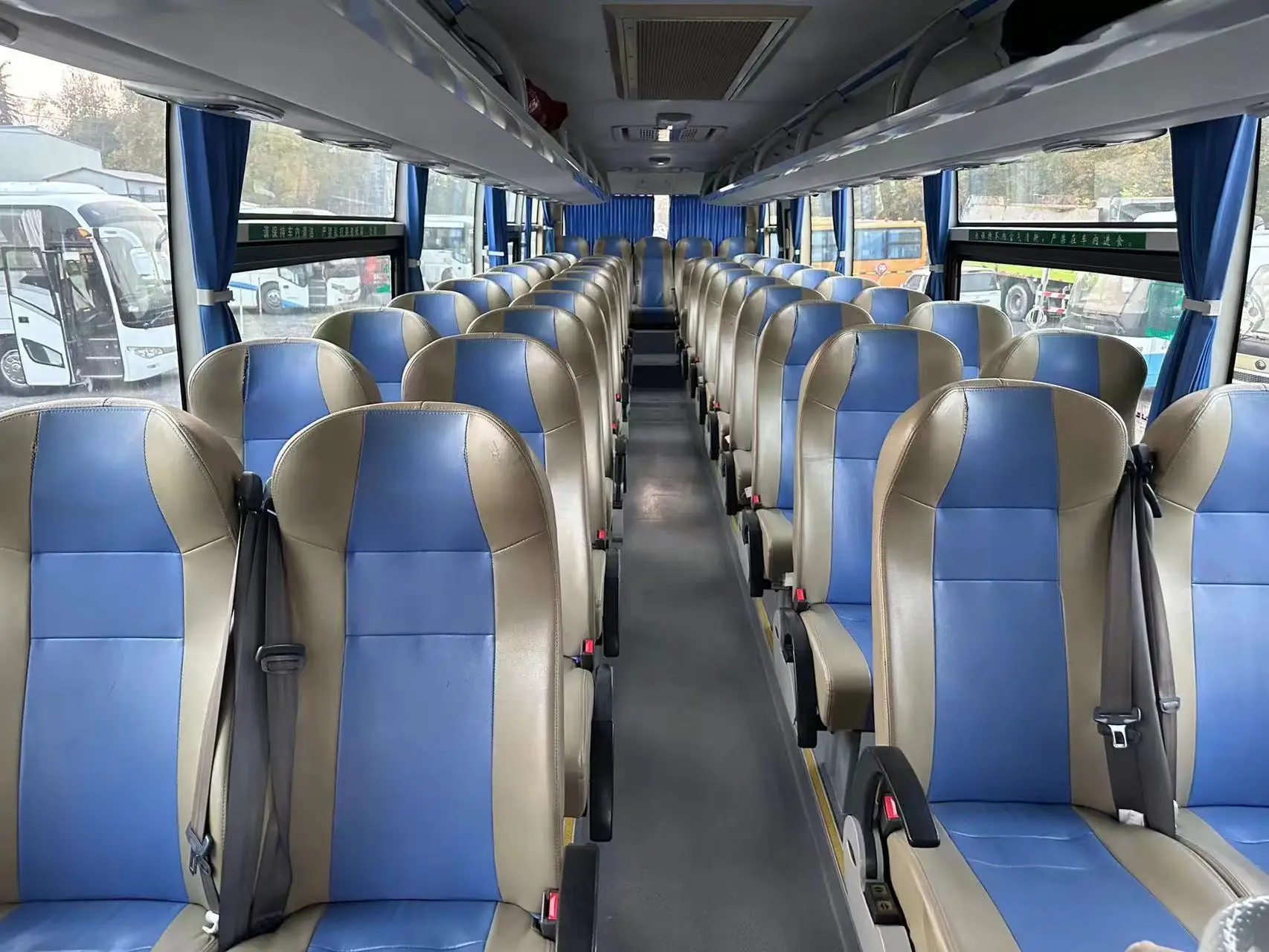 Luxury Passenger Bus 49 Seater Coach Bus Lead Spring Euro 4/5 ...