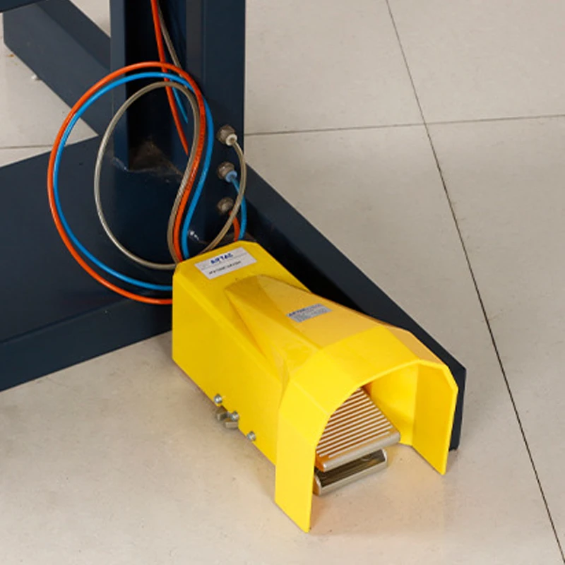 Pneumatic Frame Moulding Joiner Machine - Automatic & Efficient