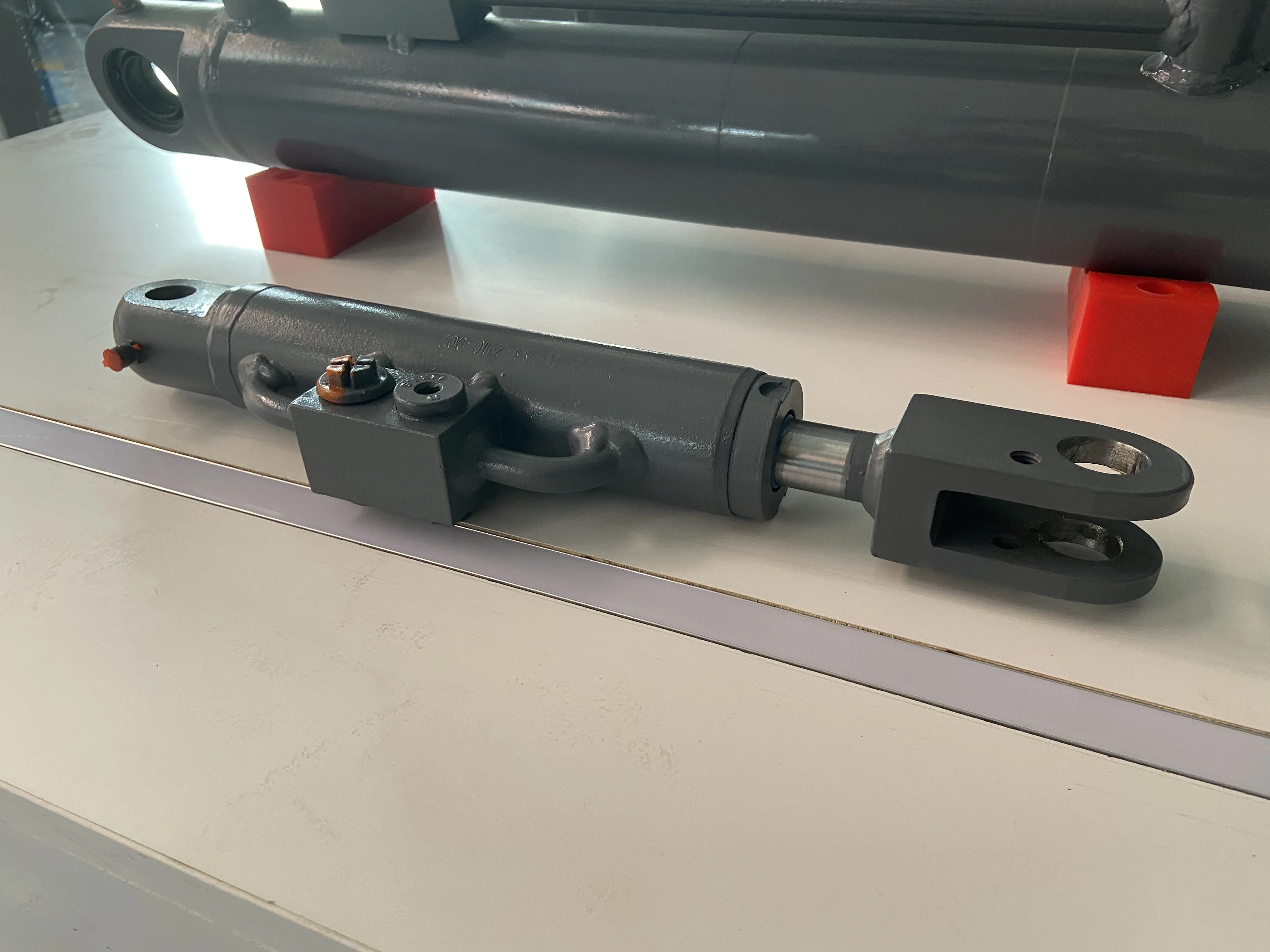 Garbage Truck Hopper Lifting Hydraulic Cylinder With 42CrMo Piston Rod ...