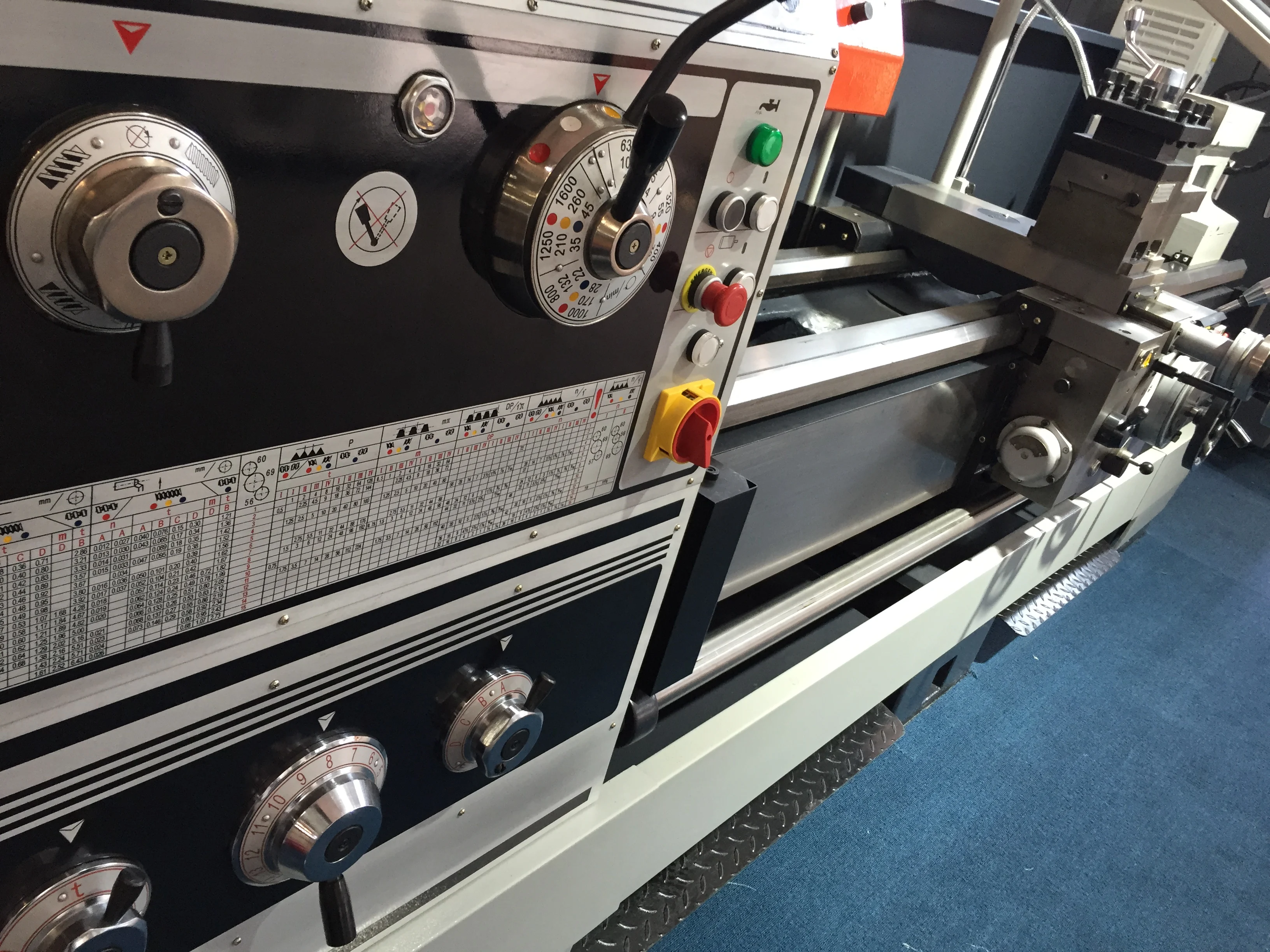 Manual Lathe Machine CS6266C/3000 - Economical Heavy Duty Universal ...