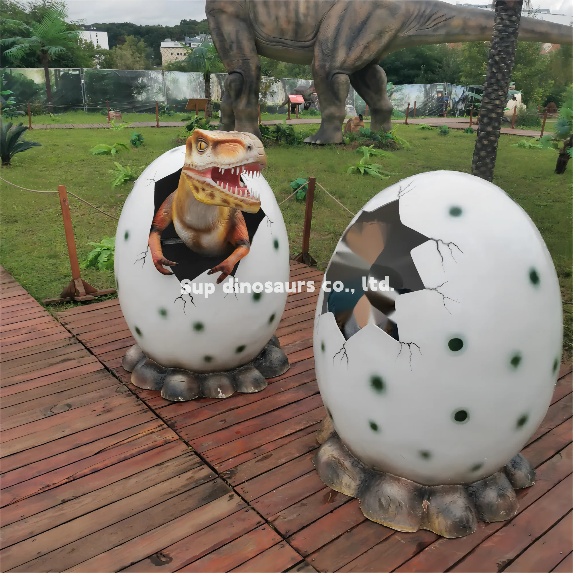 Fiberglass Dinosaur Eggs With Baby Theme Park Amusement Park Equipment ...