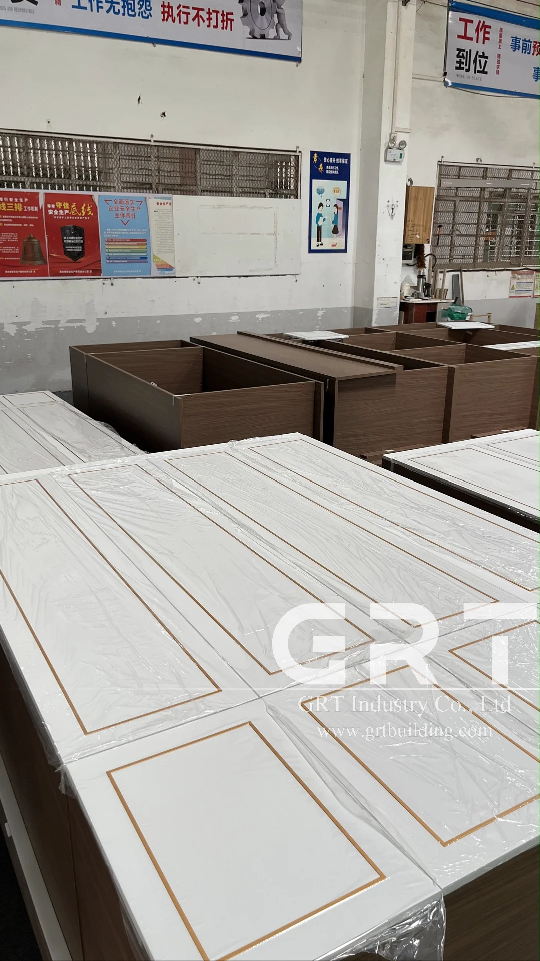 Modern Bedroom Furniture Mdf Plywood Sliding 3 Doors Wardrobe Cupboard ...