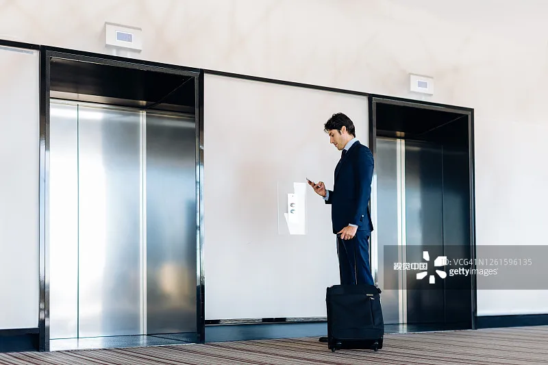 6-8 Person 1600kg 8m/s Super High-Speed Passenger Elevator