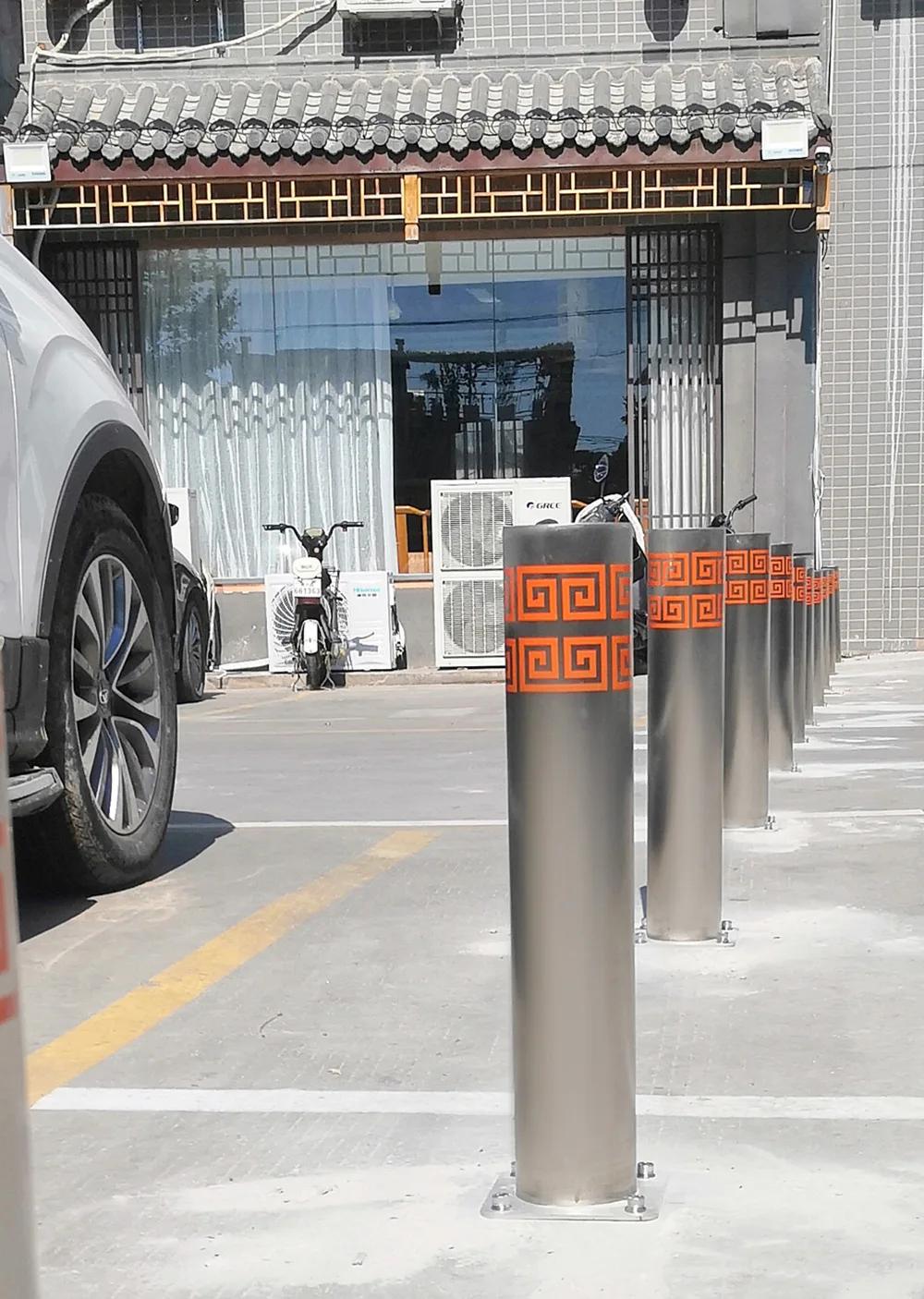 Fixed Bollards for Traffic Control Driveway Crowd Control Bollards ...