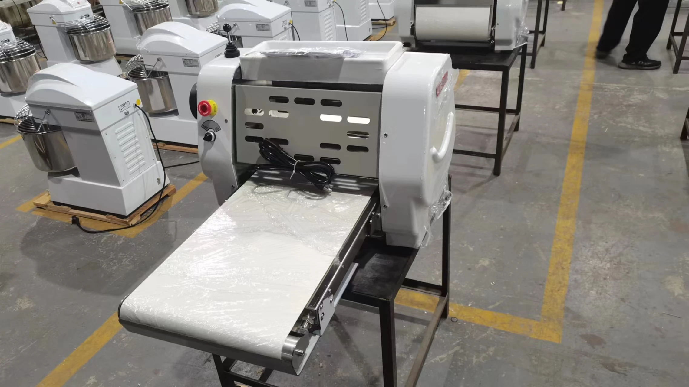 Mini Dough Sheeter - Efficient Laminator for Baking