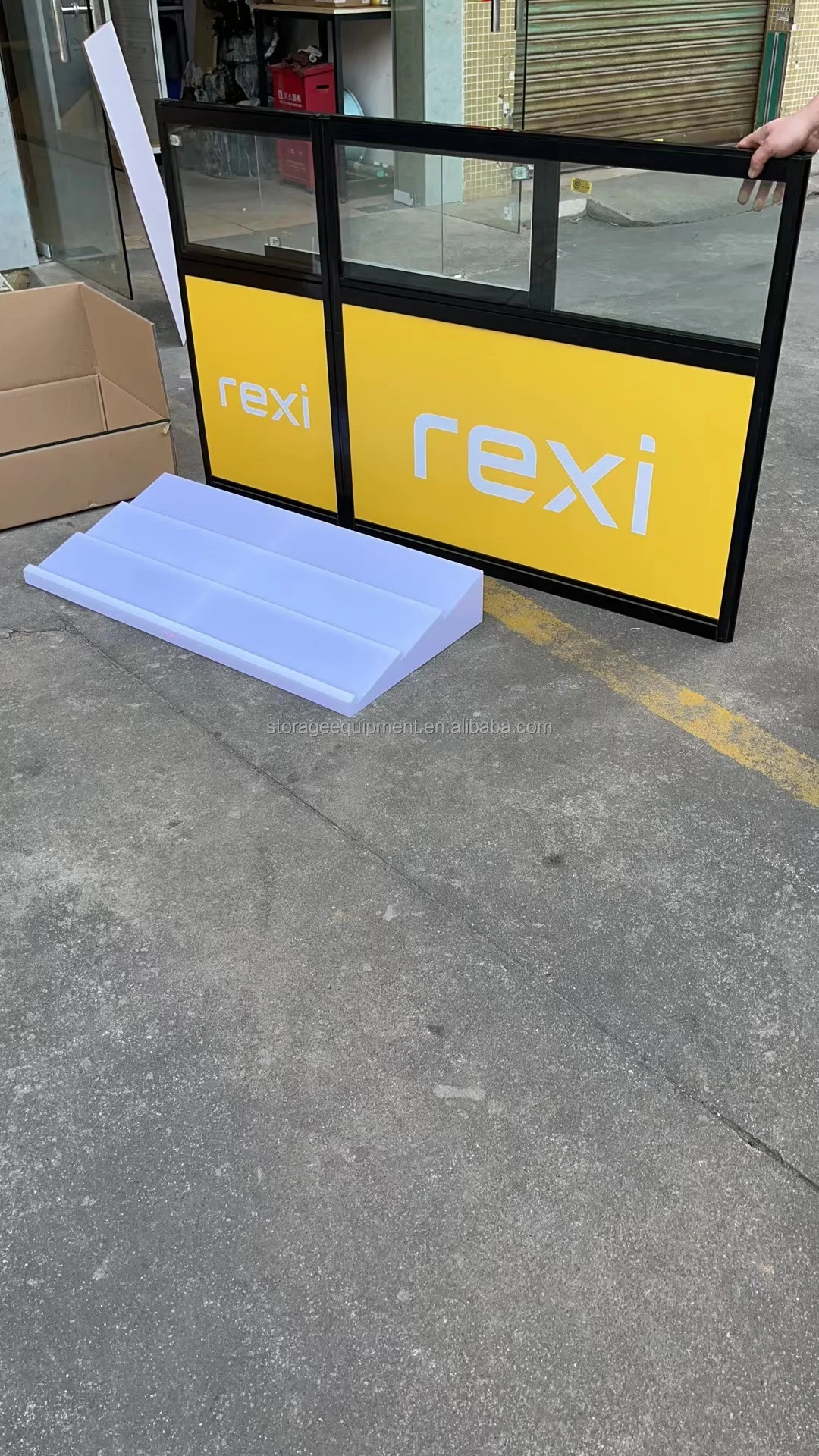 Top-notch Folding Showcase - Portable Glass Display Cabinet