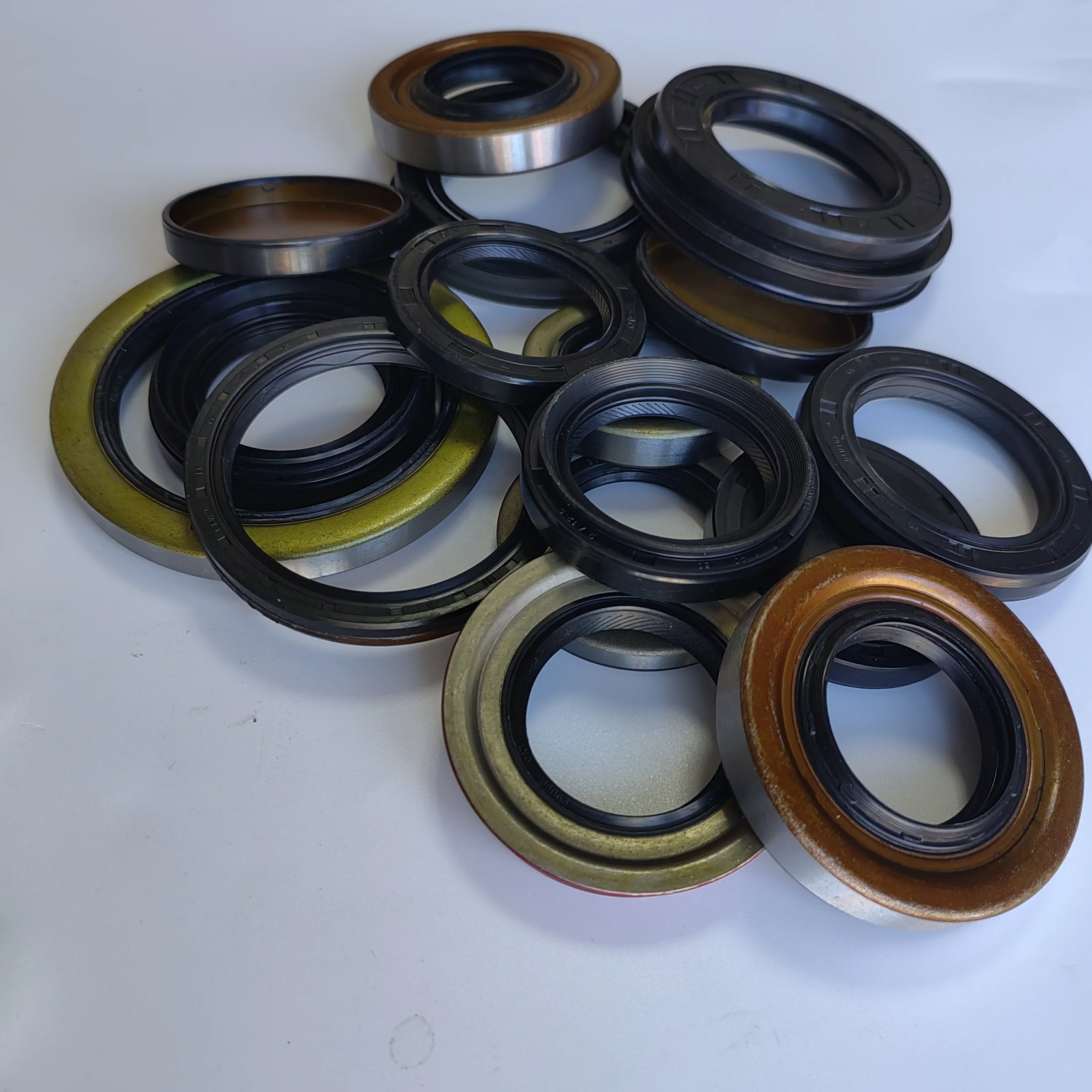 Truck Wheel Hub Oil Seal OEM 4531748 4448426 46303 - High Quality