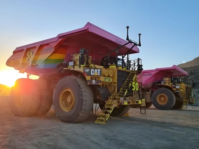 Used CAT 793F Off Road Mining Dump Trucks Load 256ton Mining Transport ...