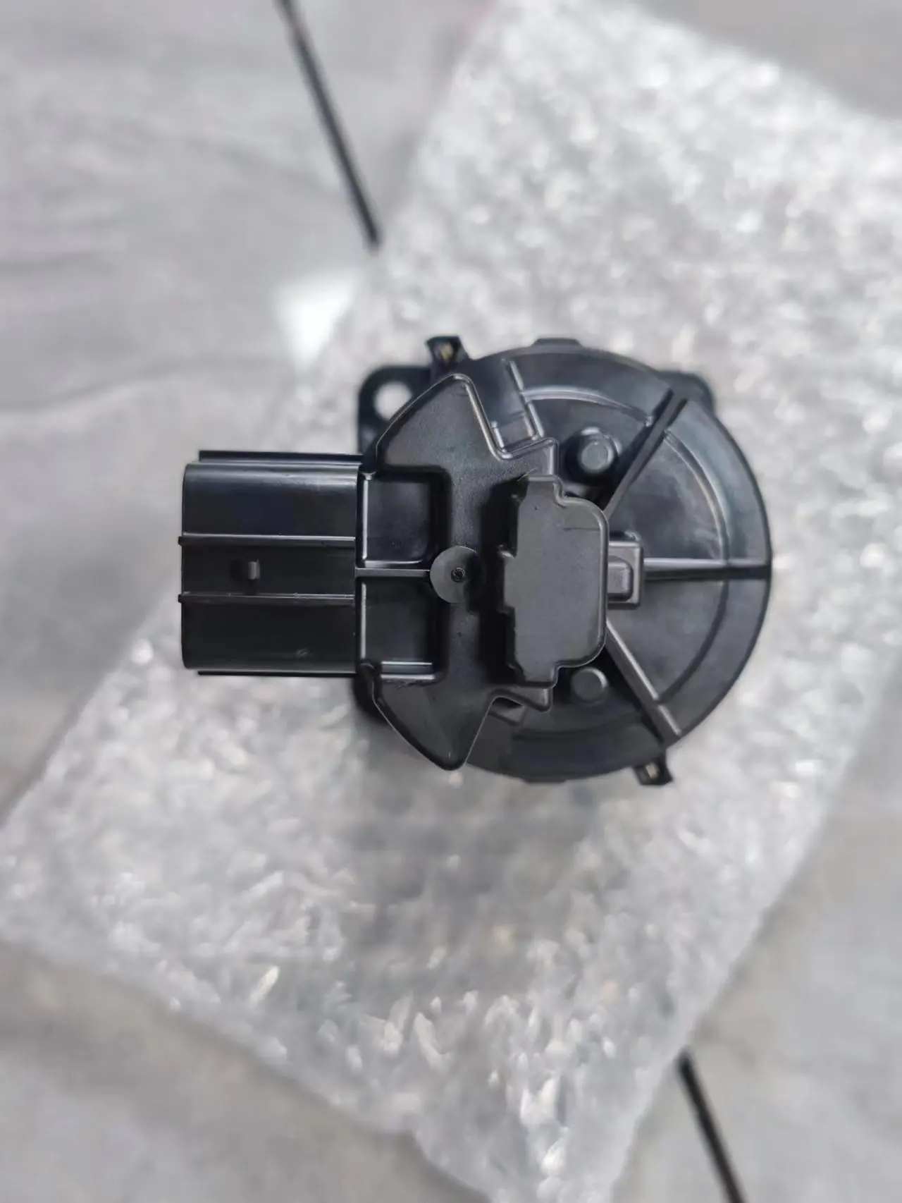 High Quality Auto Engine Parts EGR Valve for Mitsubishi Isuzu D-Max ...