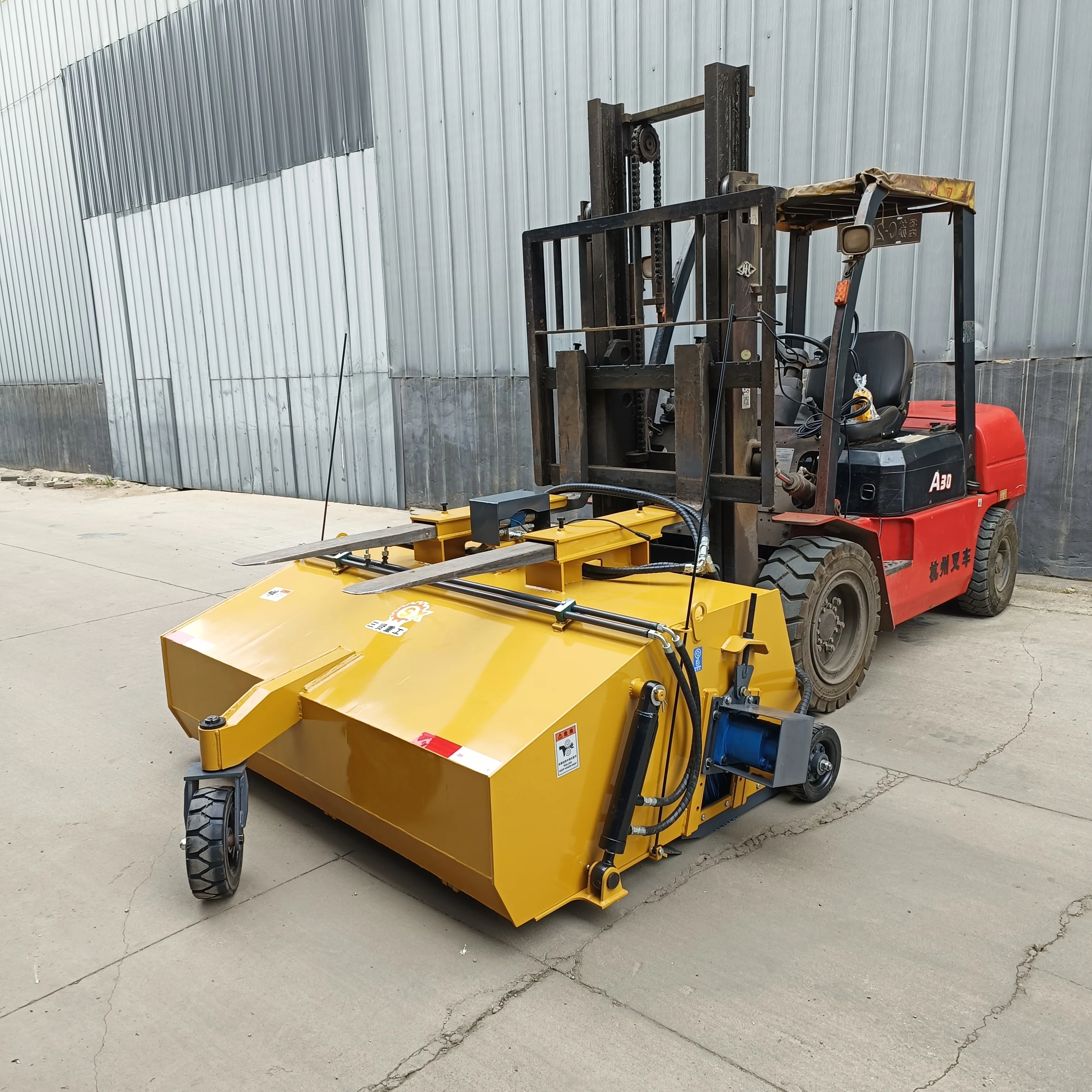 Forklifts Mounted Brrom Enclosed Pickup Sweeper Hydraulic Controlled ...
